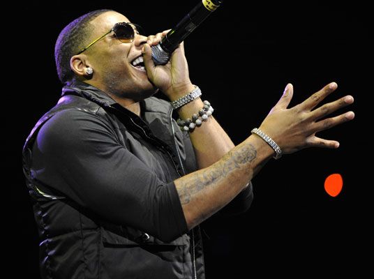 Nelly - Nelly took - Image 19 from Super Bowl Performers | BET