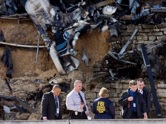 Pilot Crashes Plane into - Image 25 from Bring That Week Back: Week of ...