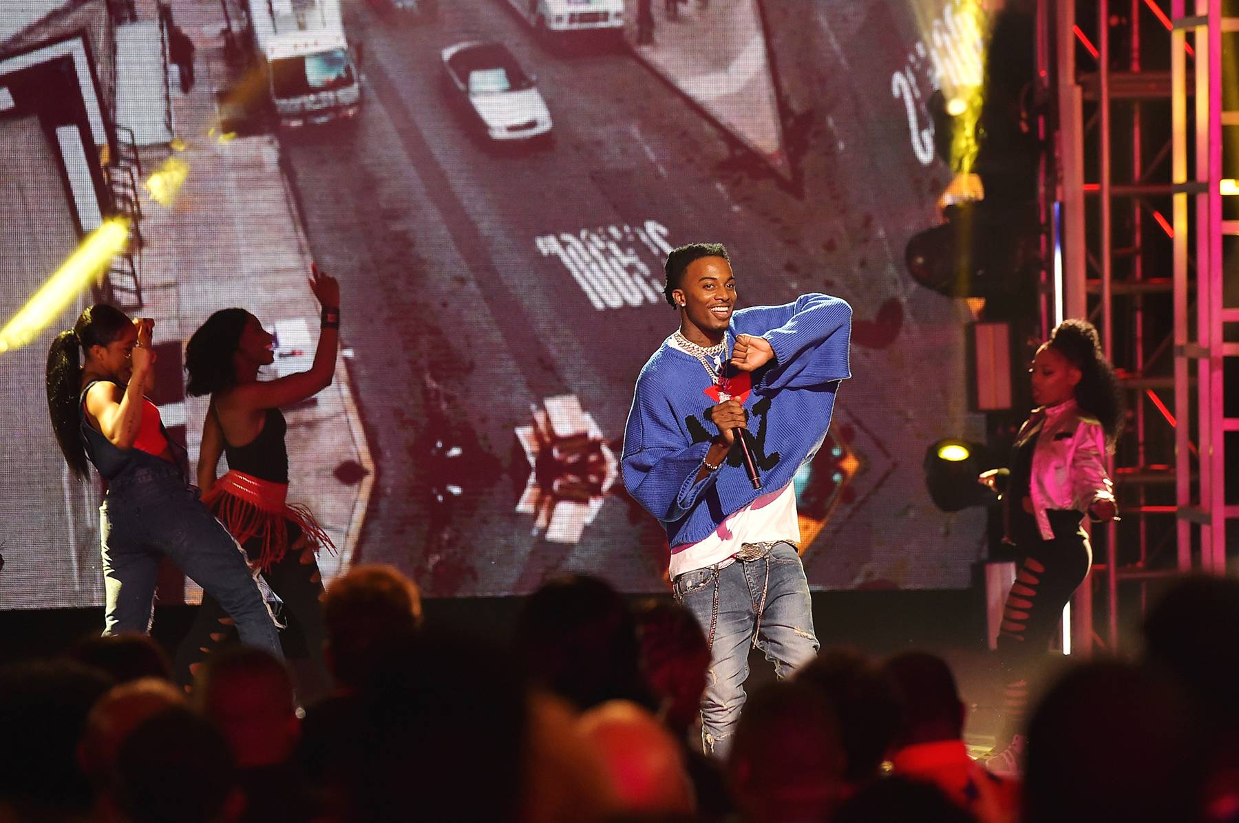 Playboi Carti Breaking It - Image 17 from Hip-Hop Awards 2017 Must-See ...