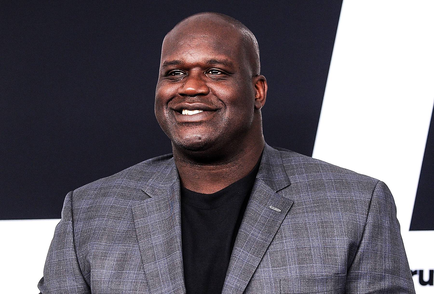 Shaq Really Got Hit Upside The Head With A Raw Turkey On The Set Of TNT ...