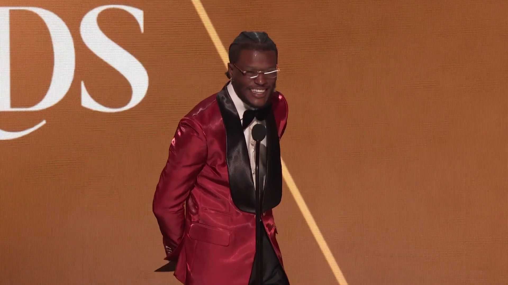 Chris Brown Wins the Viewer's Choice Award - BET Awards 2025 (Video ...