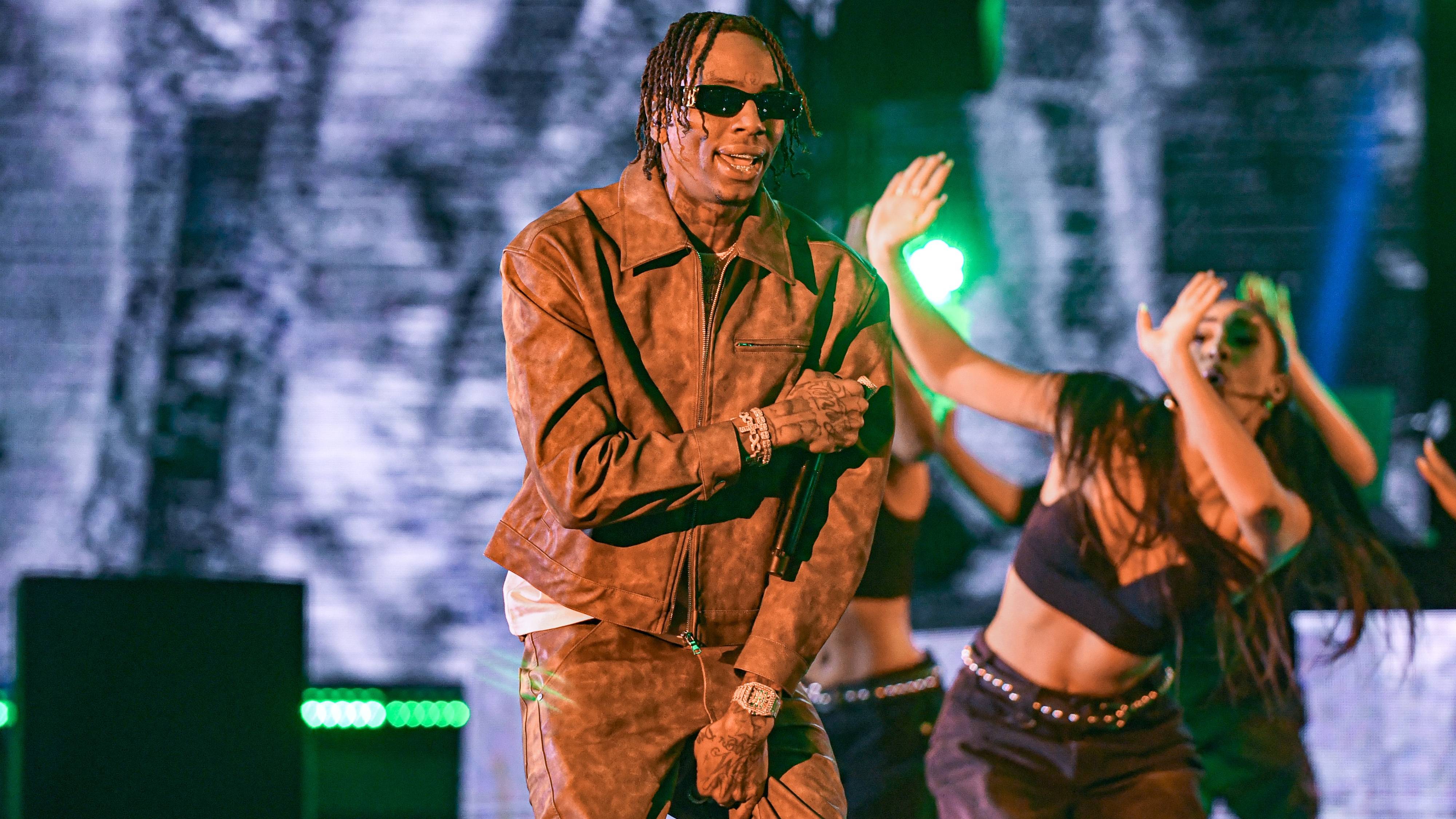 Hip Hop Awards 2024: Kendrick Sweeps the Competiton with a Night Full ...