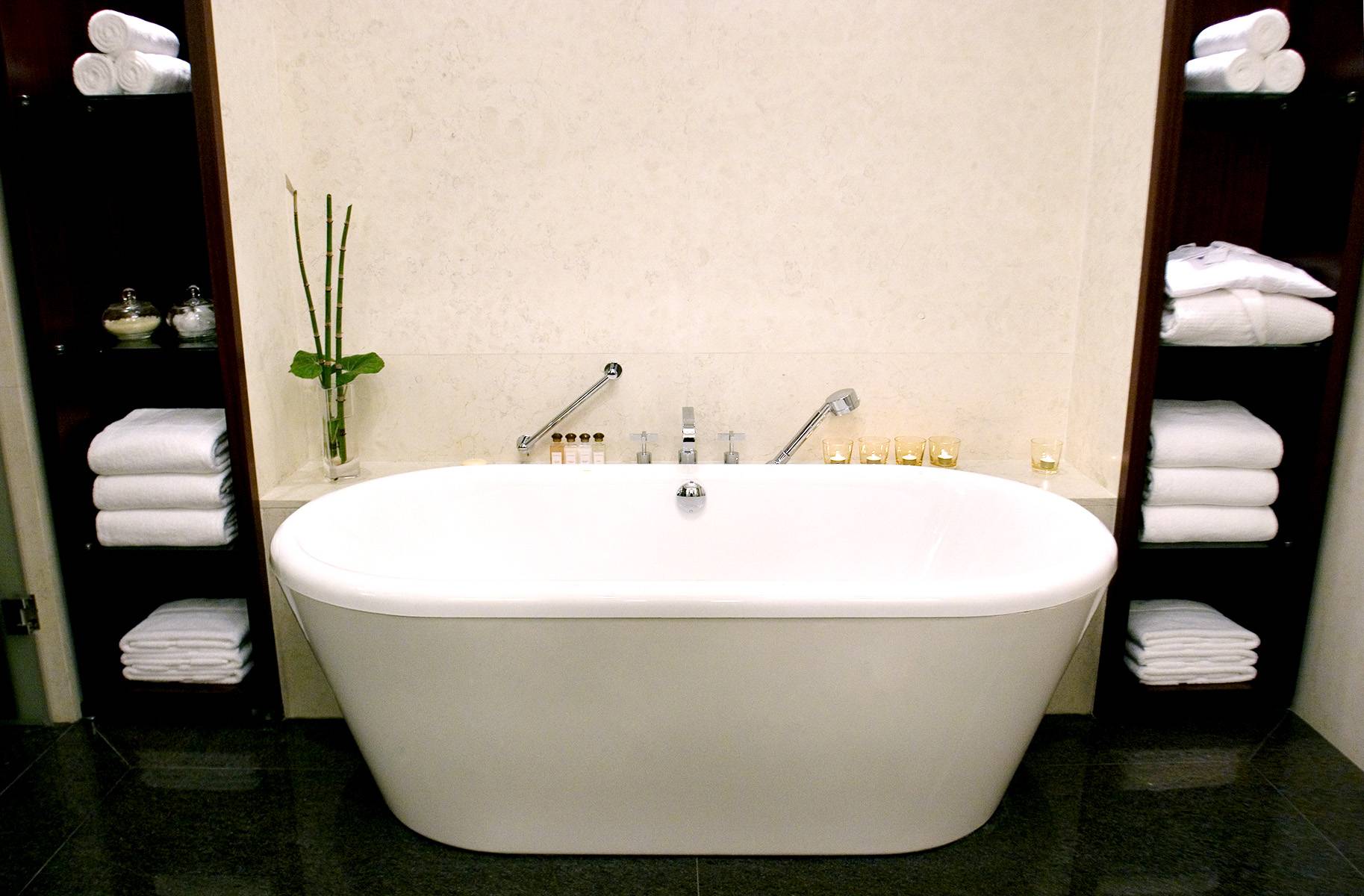 Bathtub - This is - Image 5 from 10 Easy Spring-Cleaning Tips | BET