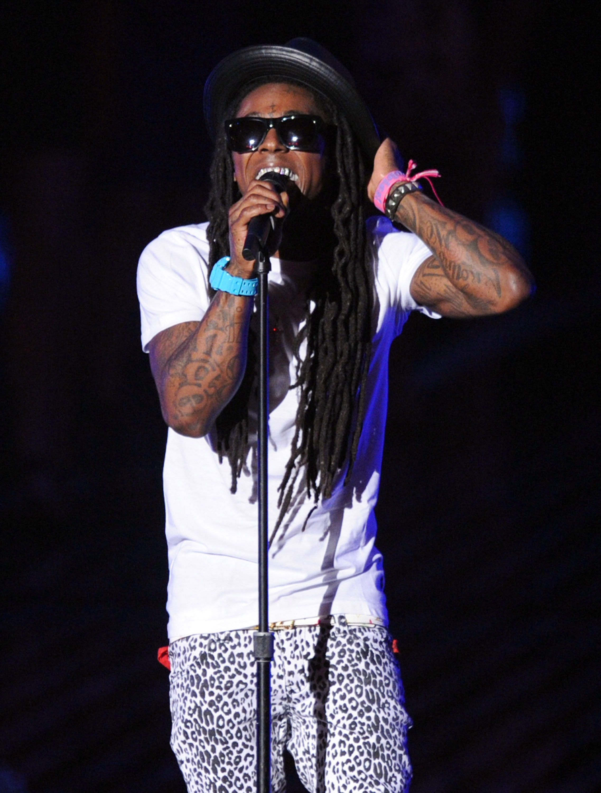 Lil Wayne, "Oh Yeah" - Image 2 from Smokin Bars: When Rappers Rep Joe ...