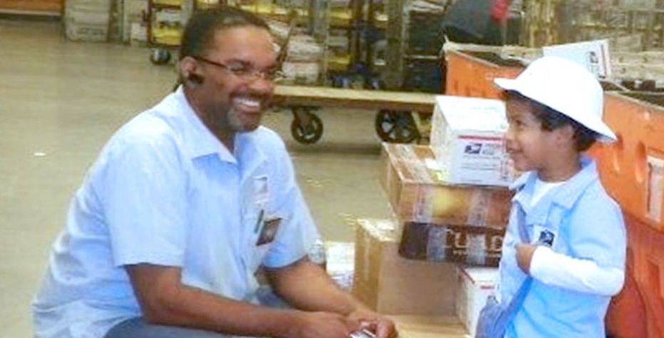 8-Year-Old Boy Leaves Cool Surprise for Mailman During Heatwave ...