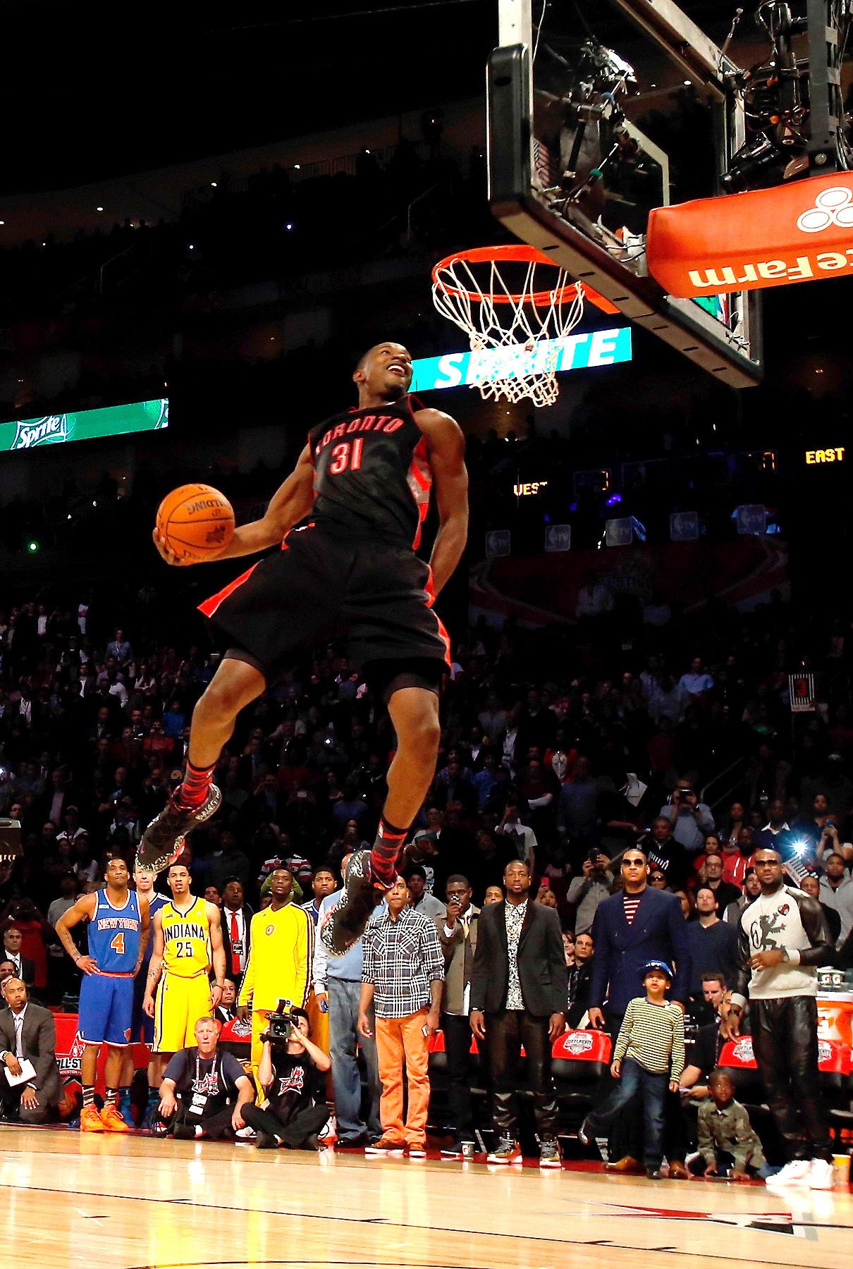 Gravity-Defying Heights - Who’s - Image 1 from NBA All-Star Slam Dunk ...