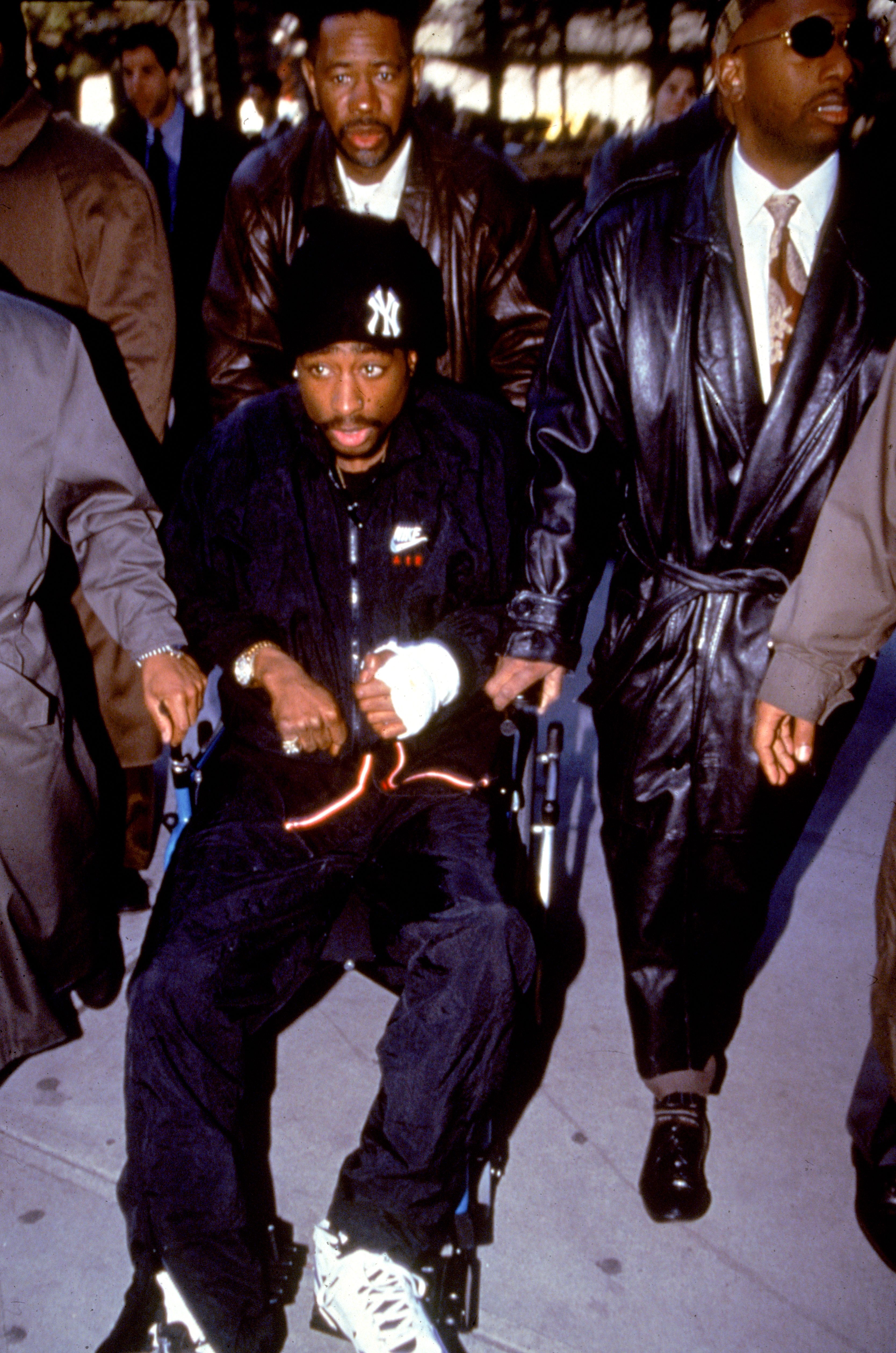 Two Decades Without Our - Image 1 from Tupac's 25 Most Infamous Moments ...