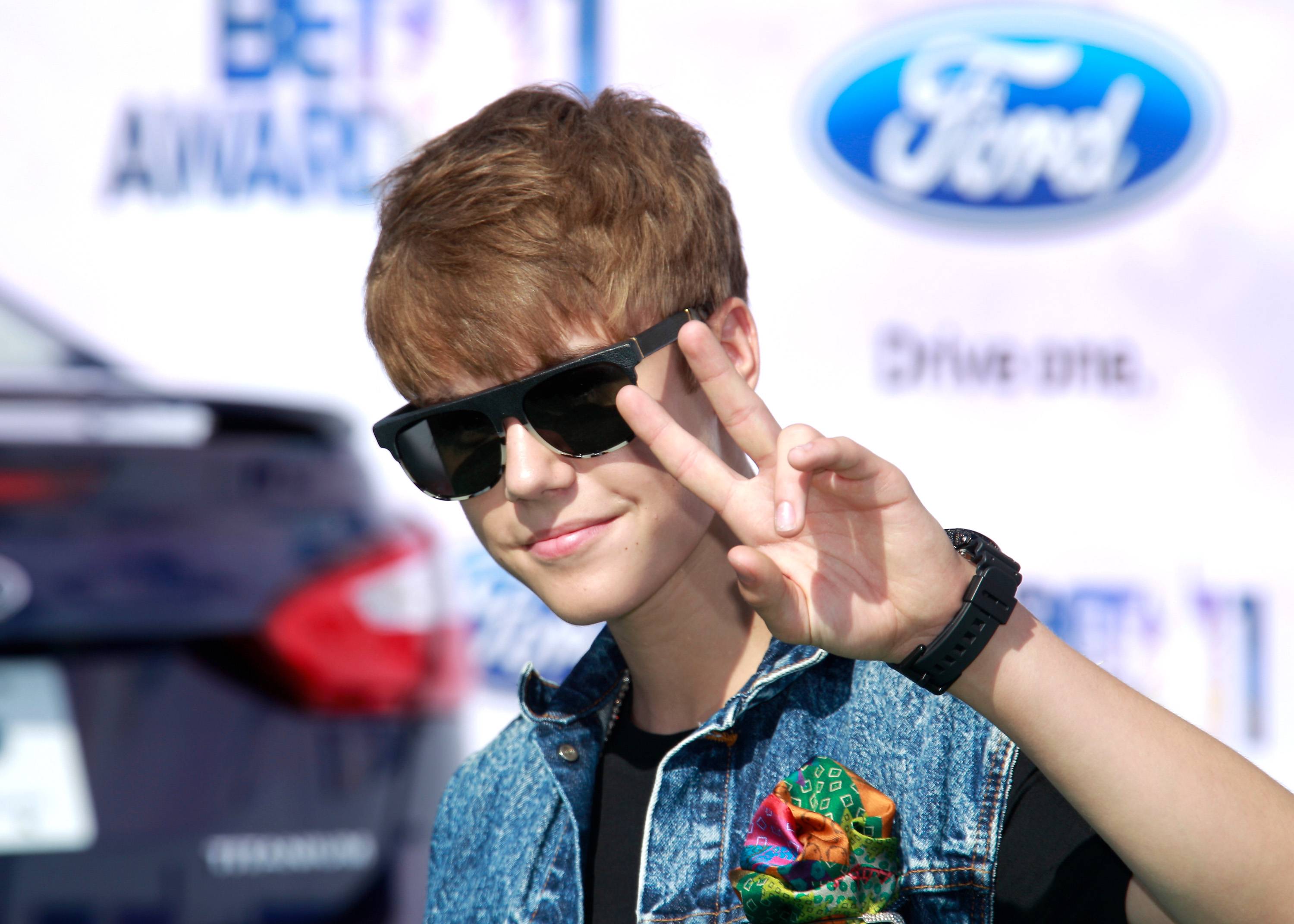 Justin Bieber - Justin - Image 8 from Rap & B: When Singers Try to ...