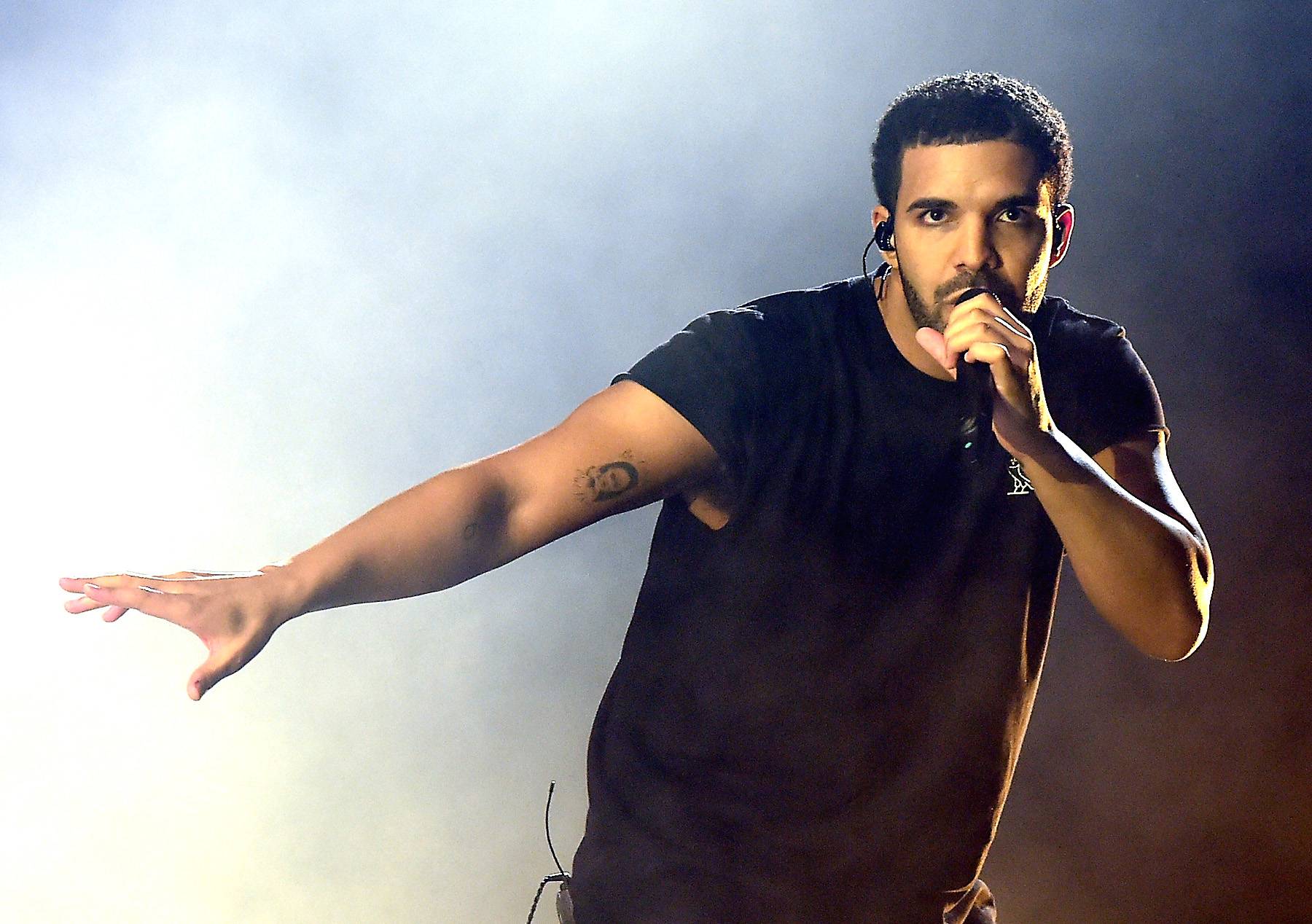 Drake Closes Out Coachella With Tongue Kissing and More | News | BET