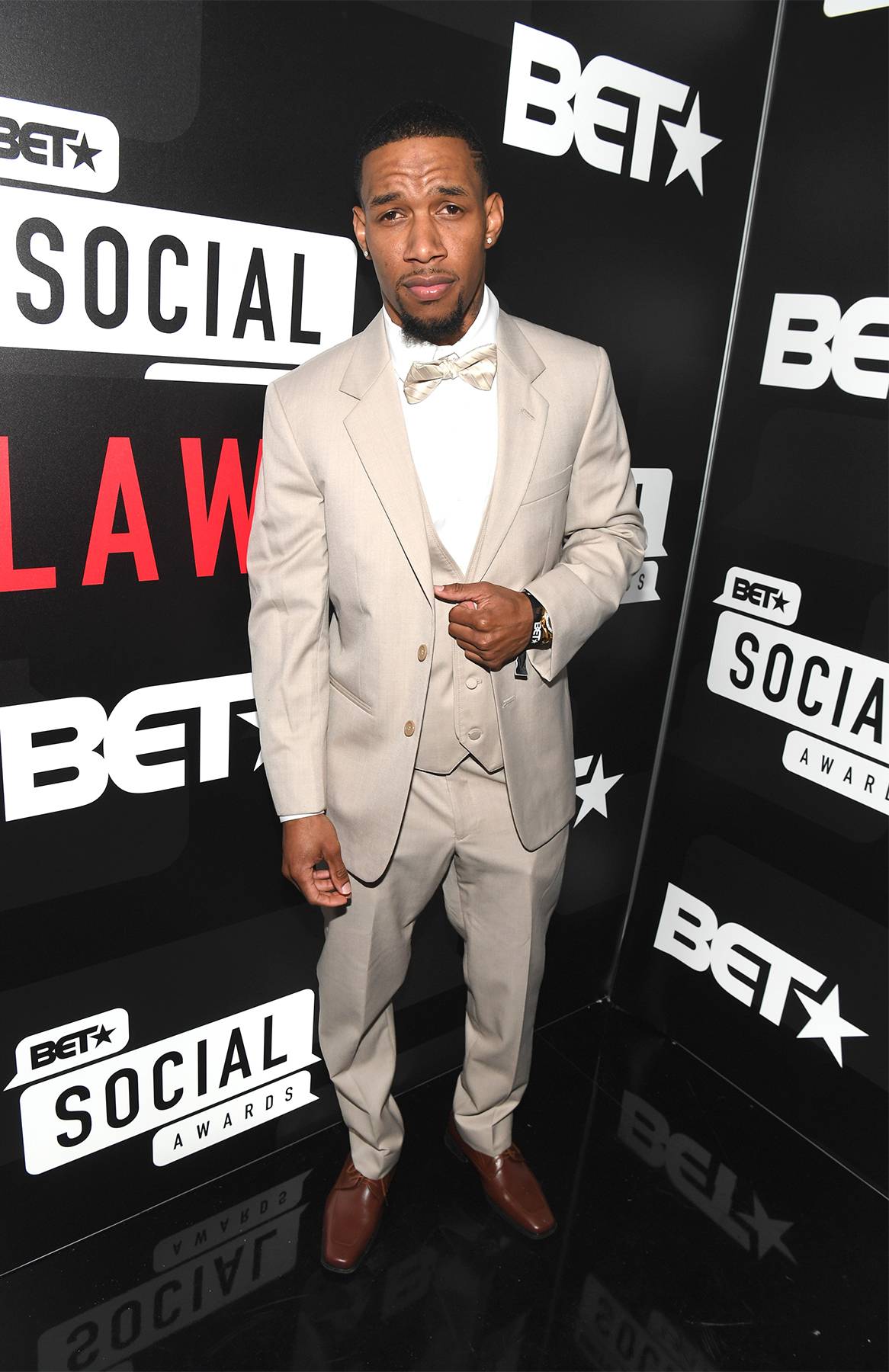 Yes Suit! - (Photo: - Image 7 from #RedCarpetWatching: Check Out the ...