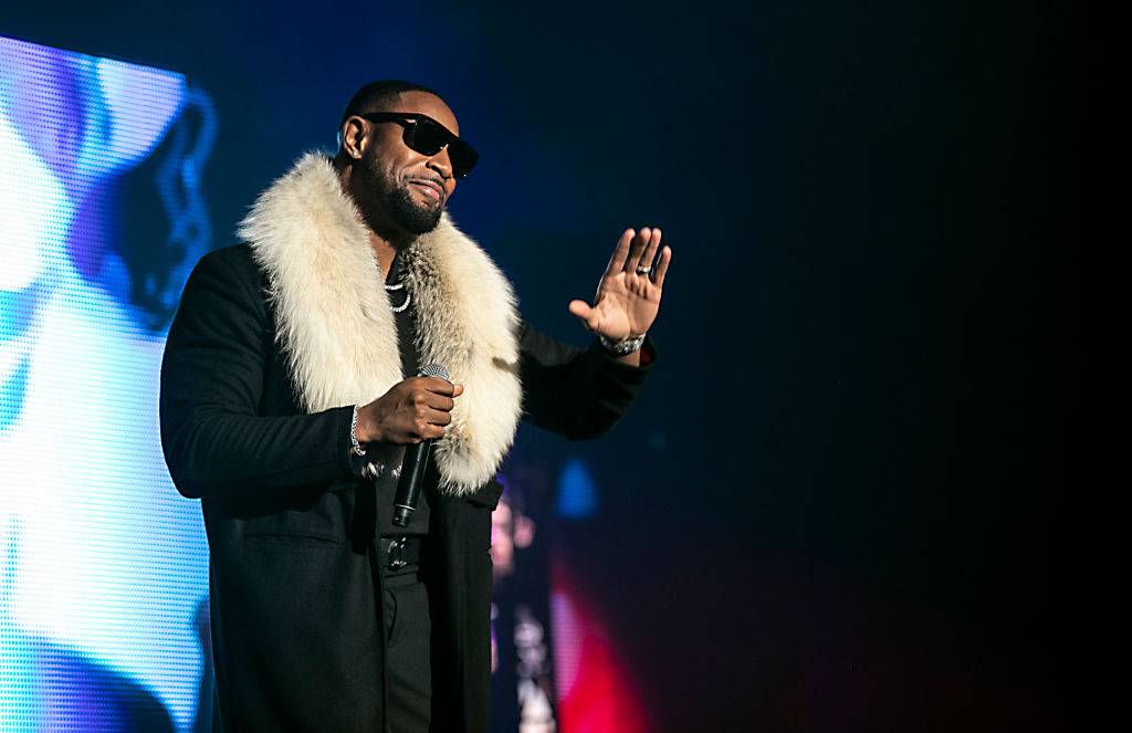 Tank goes casual in - Image 4 from Soul Train Awards 2022: Tank's ...