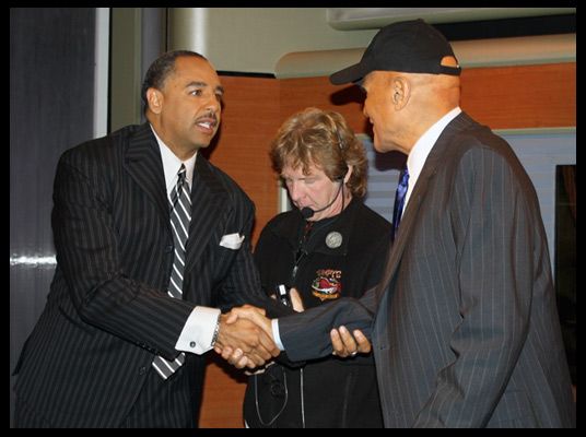 Greetings - Ed Gordon - Image 5 from photos: 'Weekly' Behind the Scenes ...