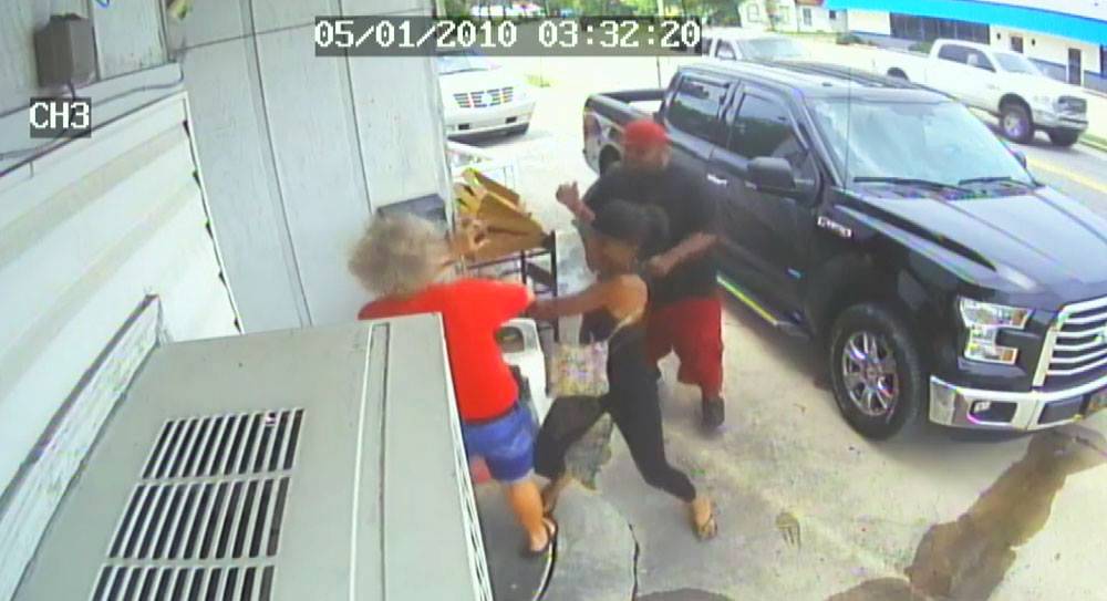 Couple Caught on Video Punching Woman and Her Teenage Daughter Over ...