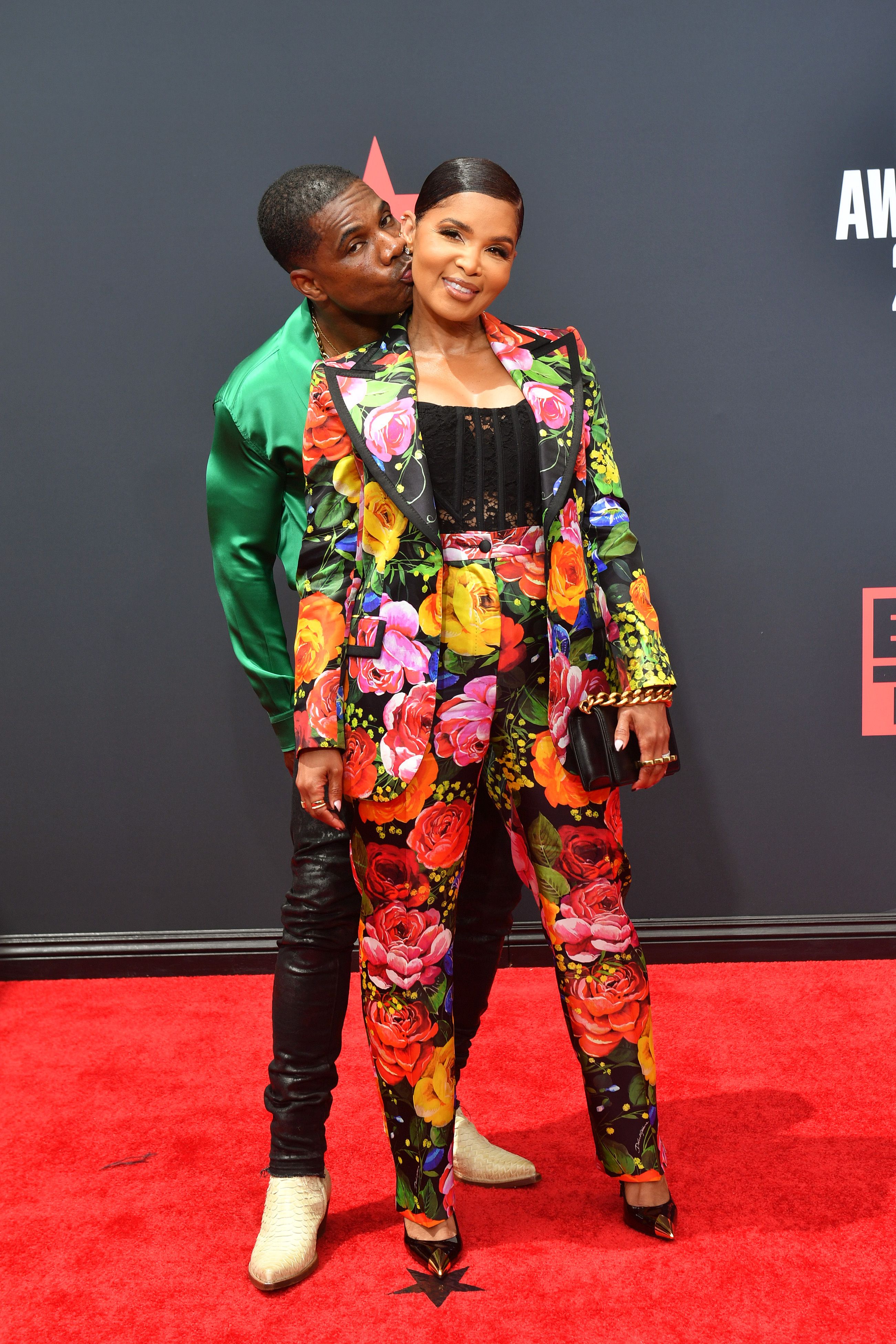 Adrian Holmes and Caroline - Image 9 from BET Awards 2022: See The Sexy ...