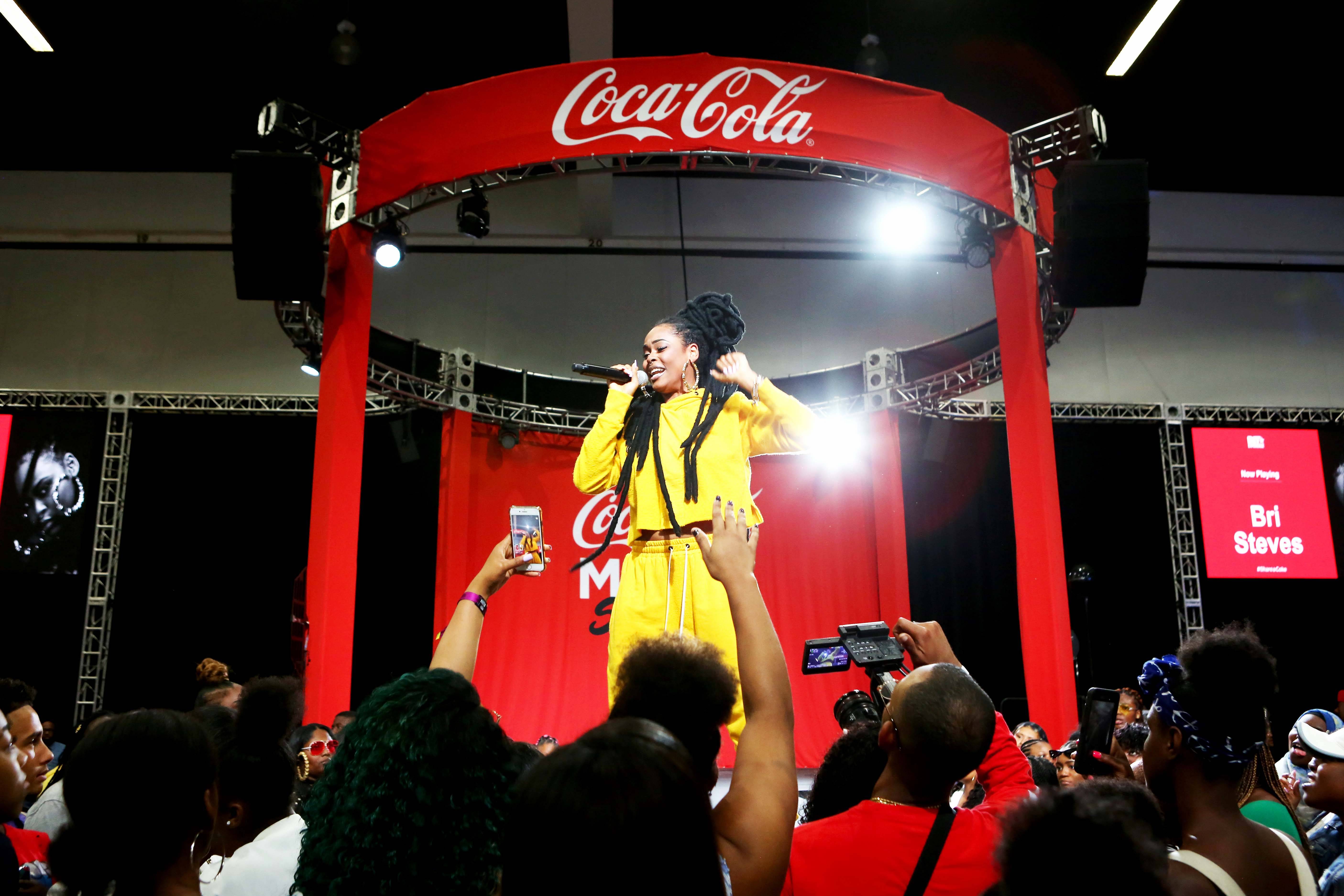 Fans Vibin'! - (Photo: - Image 6 from The Turnup At The Coca-Cola Fan ...