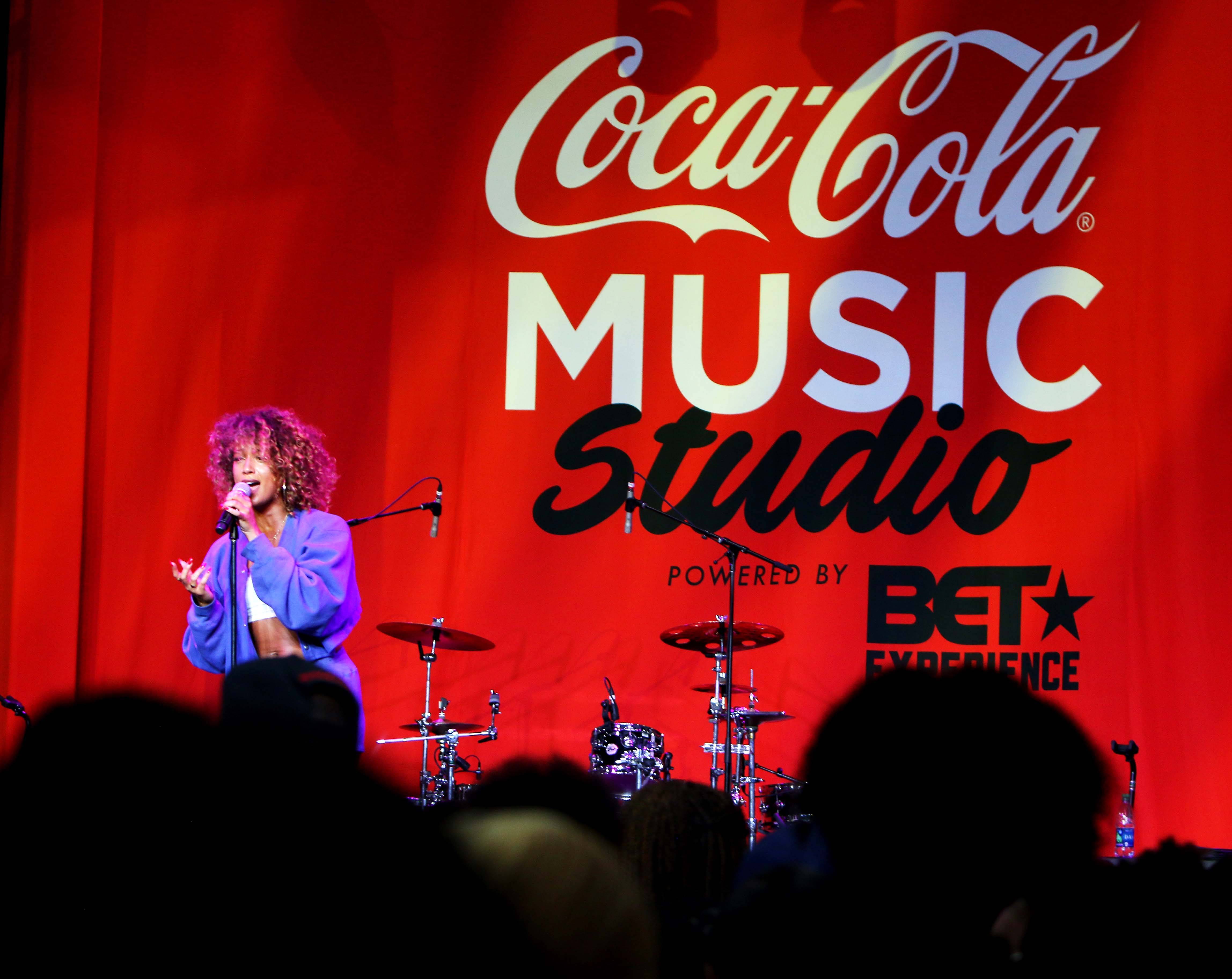 Sang Honey!! - (Photo: - Image 33 from The Turnup At The Coca-Cola Fan ...