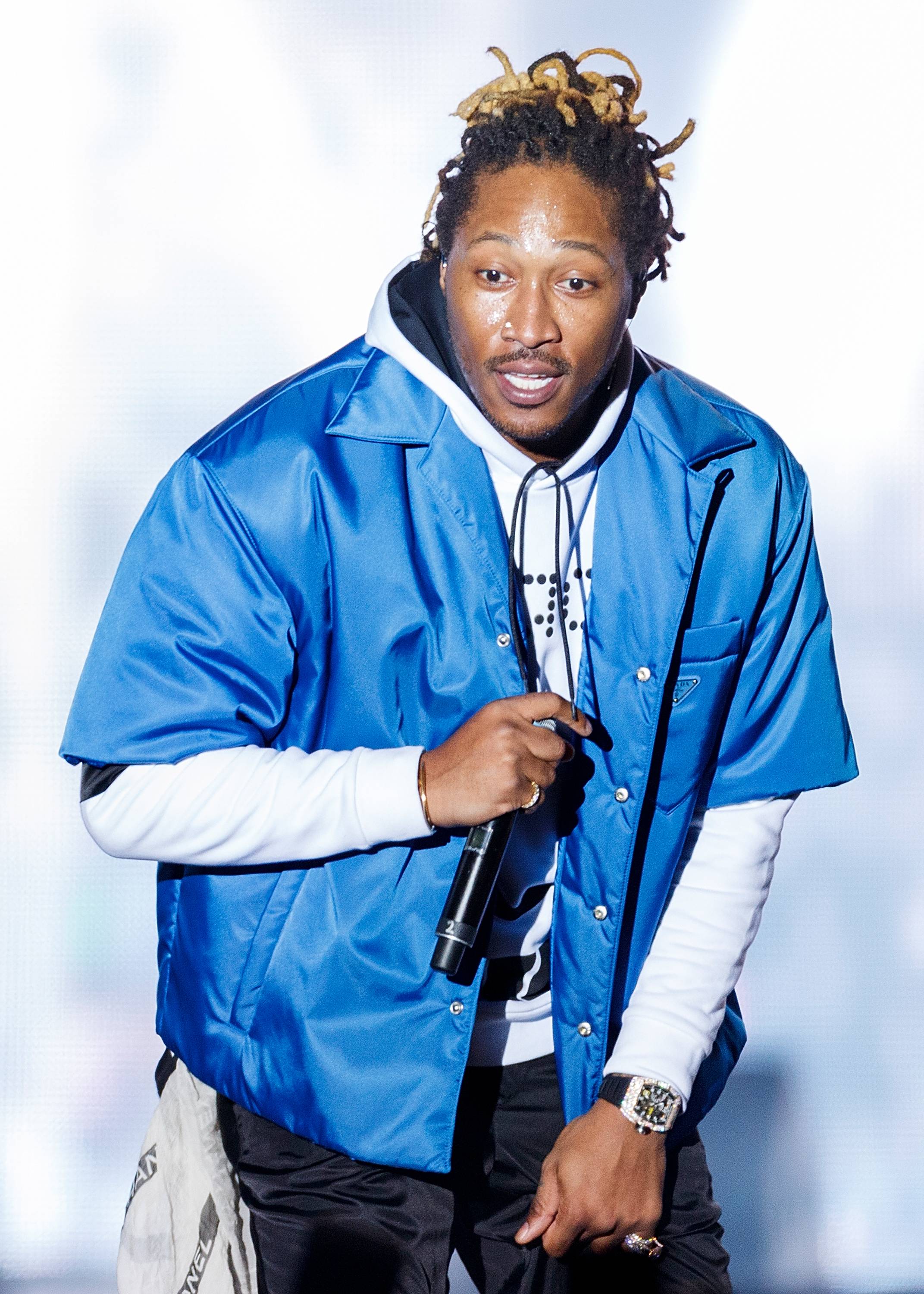Please See This 2003 Photo Of Future That The Internet Dug Up And Is ...