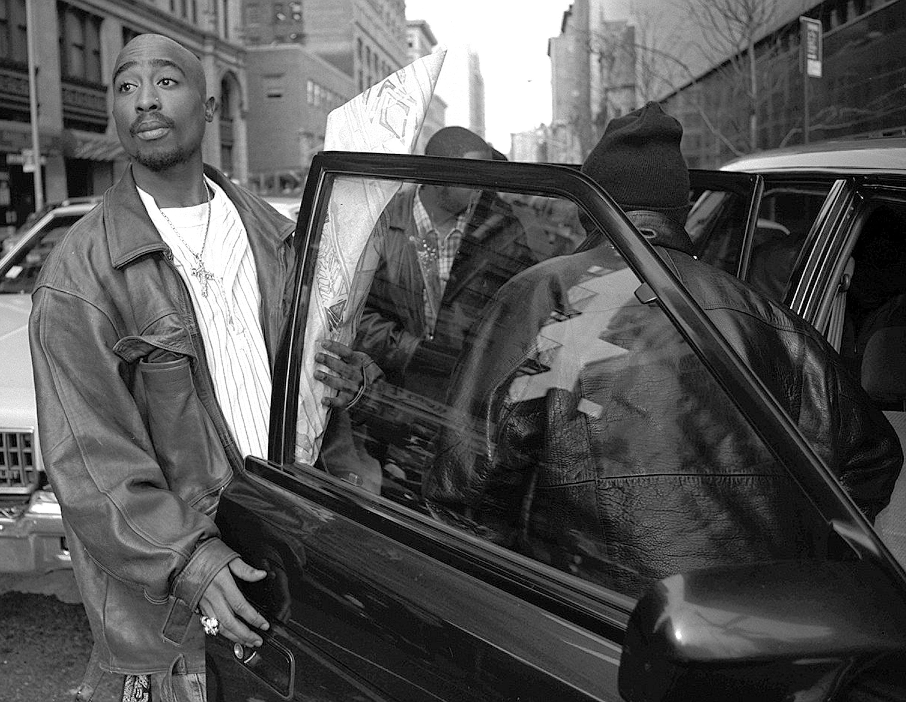 Two Decades Without Our - Image 1 from Tupac's 25 Most Infamous Moments ...