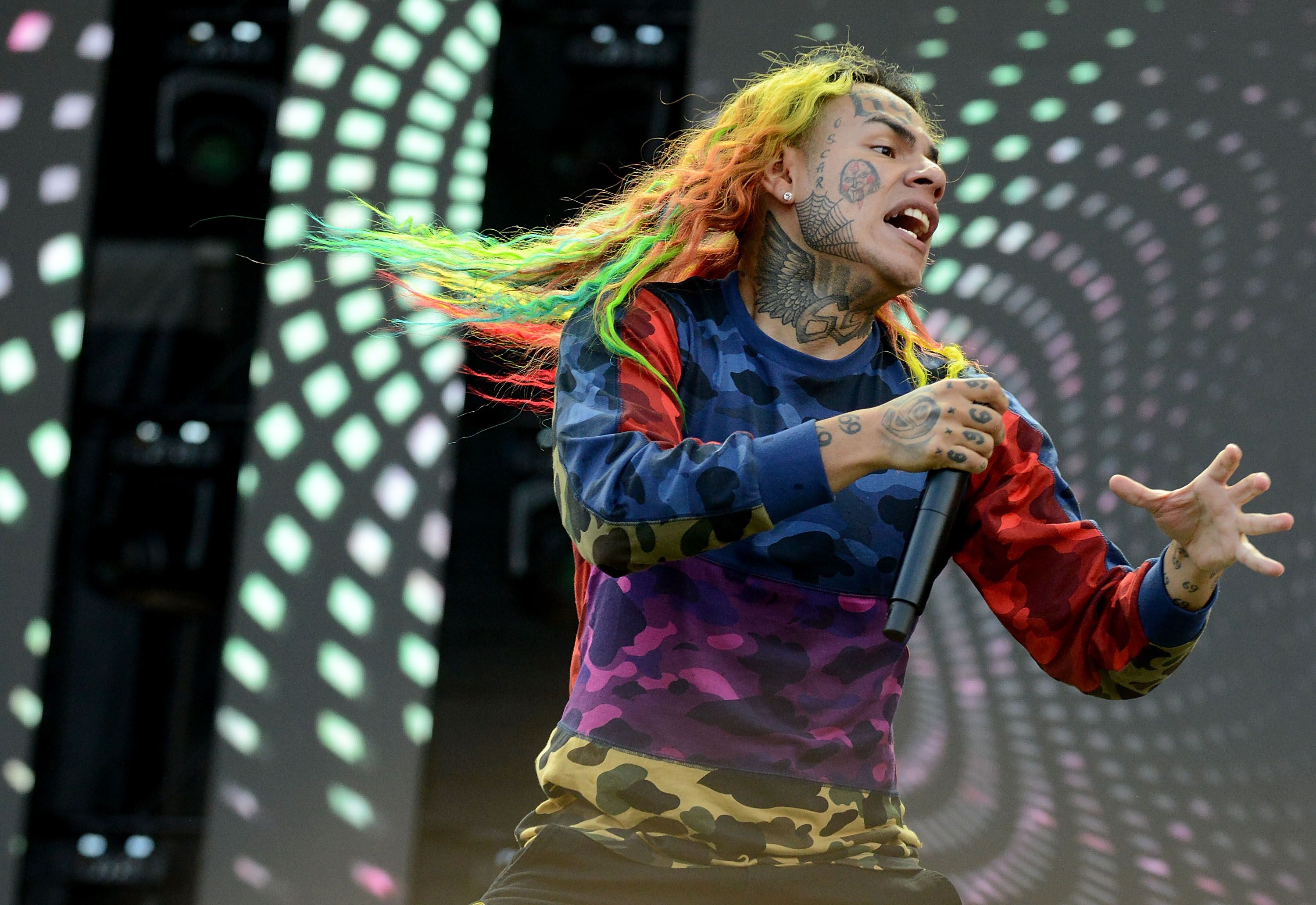 SMH: This Video Of Tekashi 6ix9ine Violently Stomping Out A Fan Onstage ...