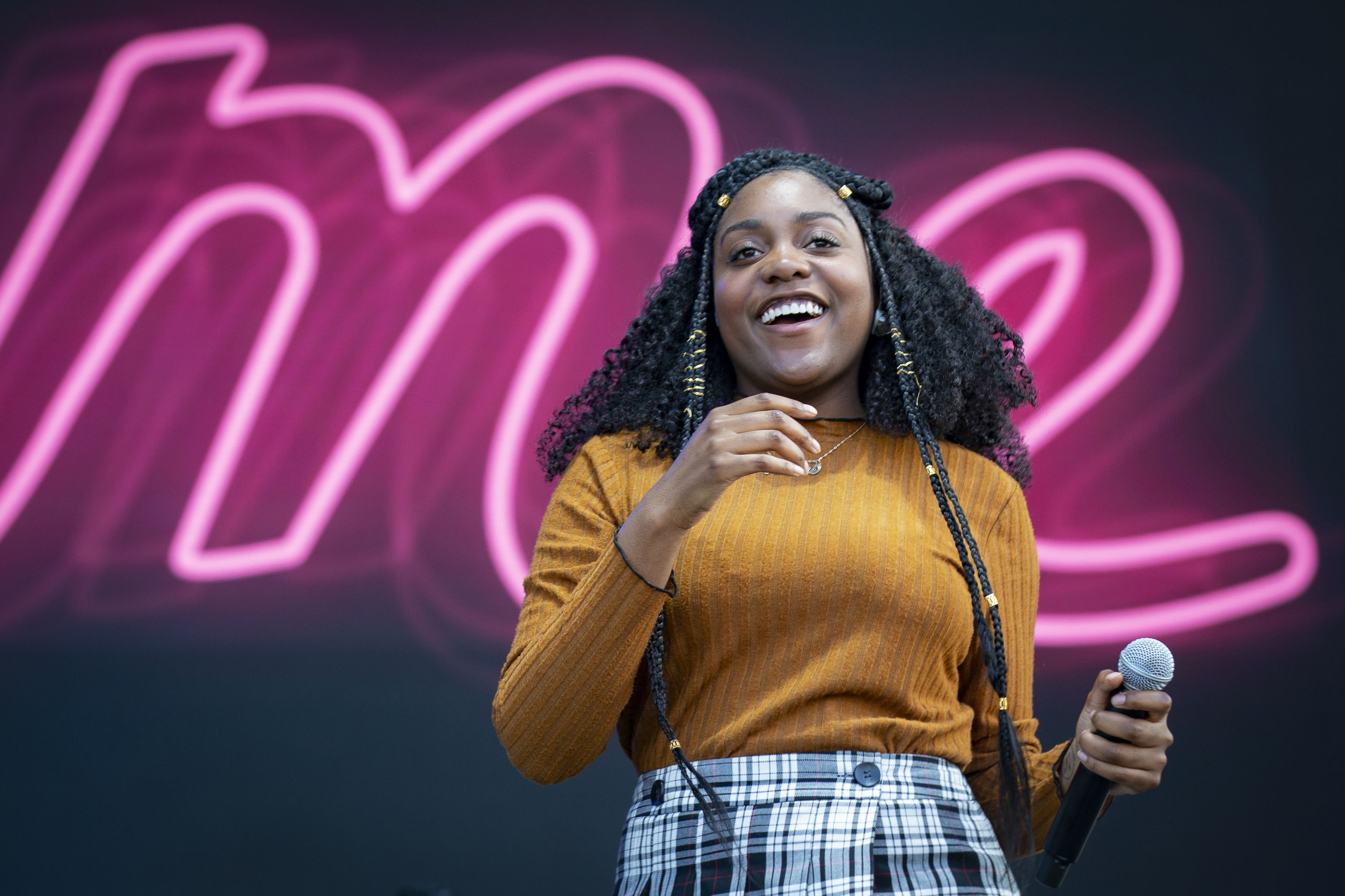 Rapper Noname Opens New Library In Los Angeles Focused On The Black ...
