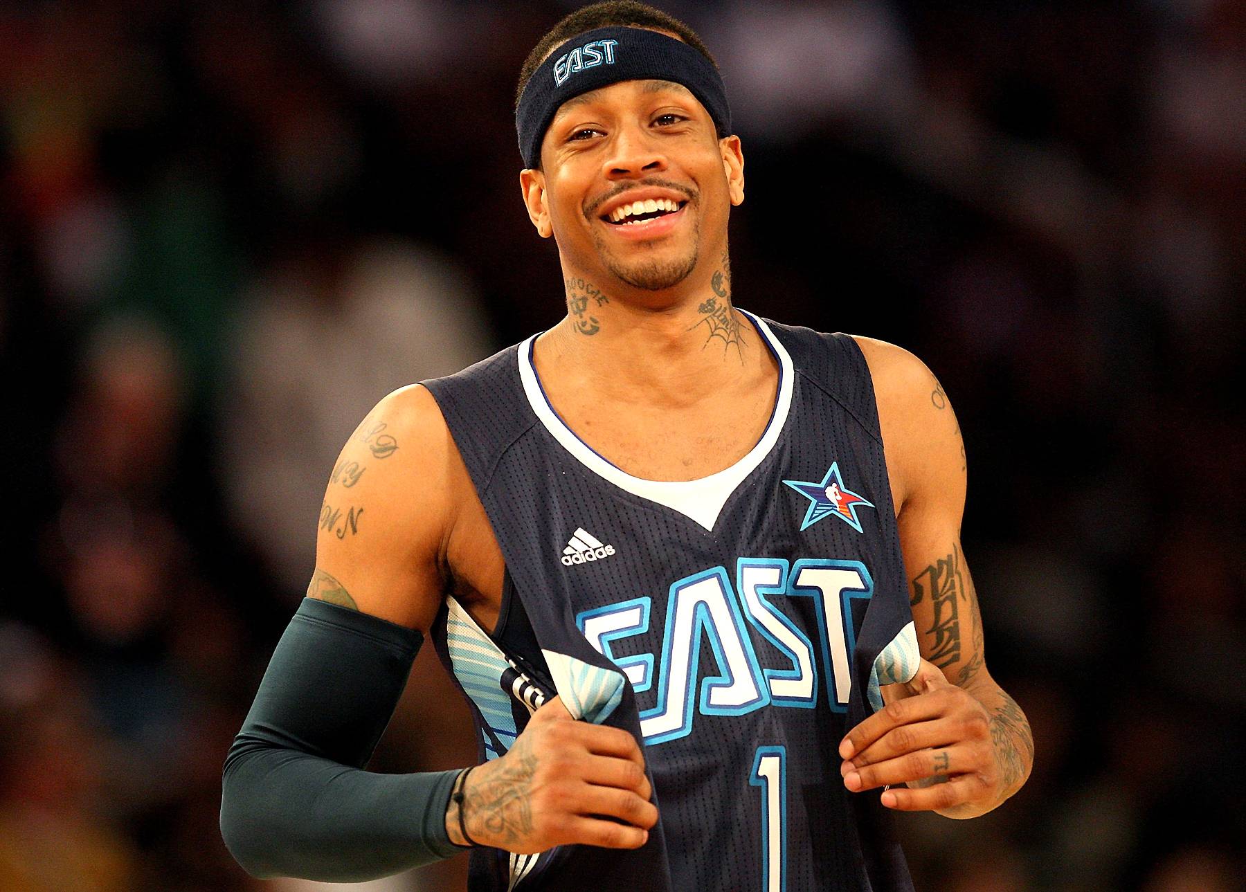 Allen Iverson, 2001 - - Image 5 from Top 5 Moments in NBA All-Star ...