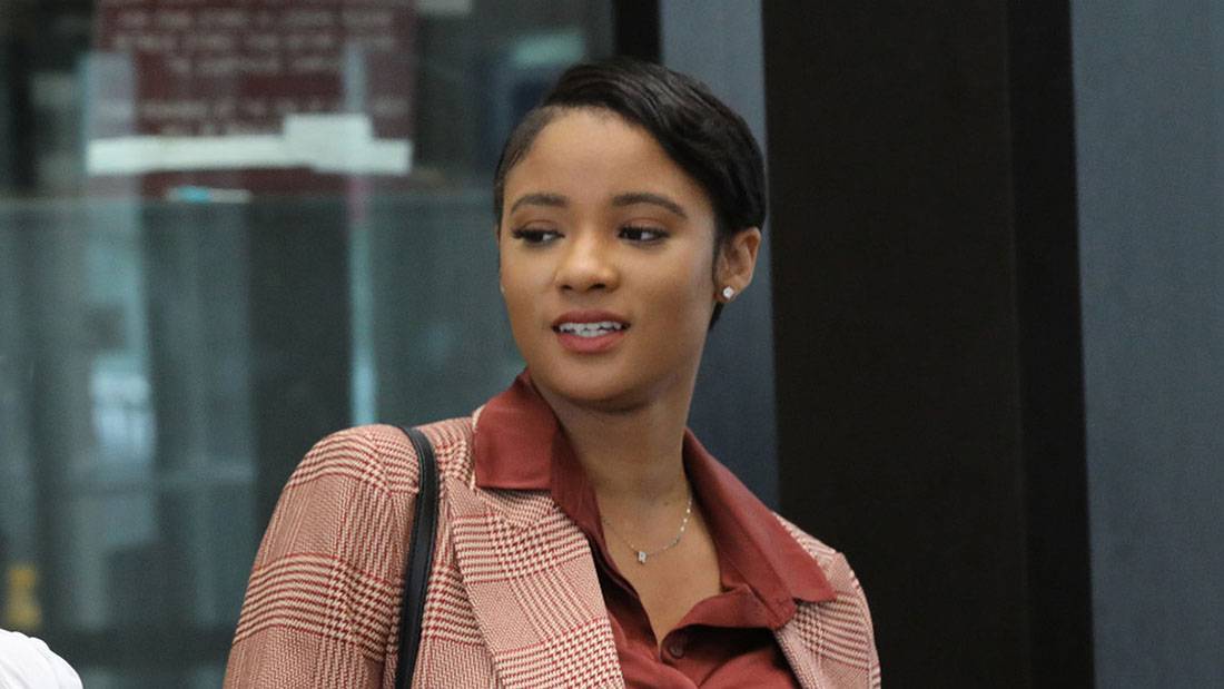 R. Kelly’s Girlfriend Joycelyn Savage Writes Tell-All Book | News | BET