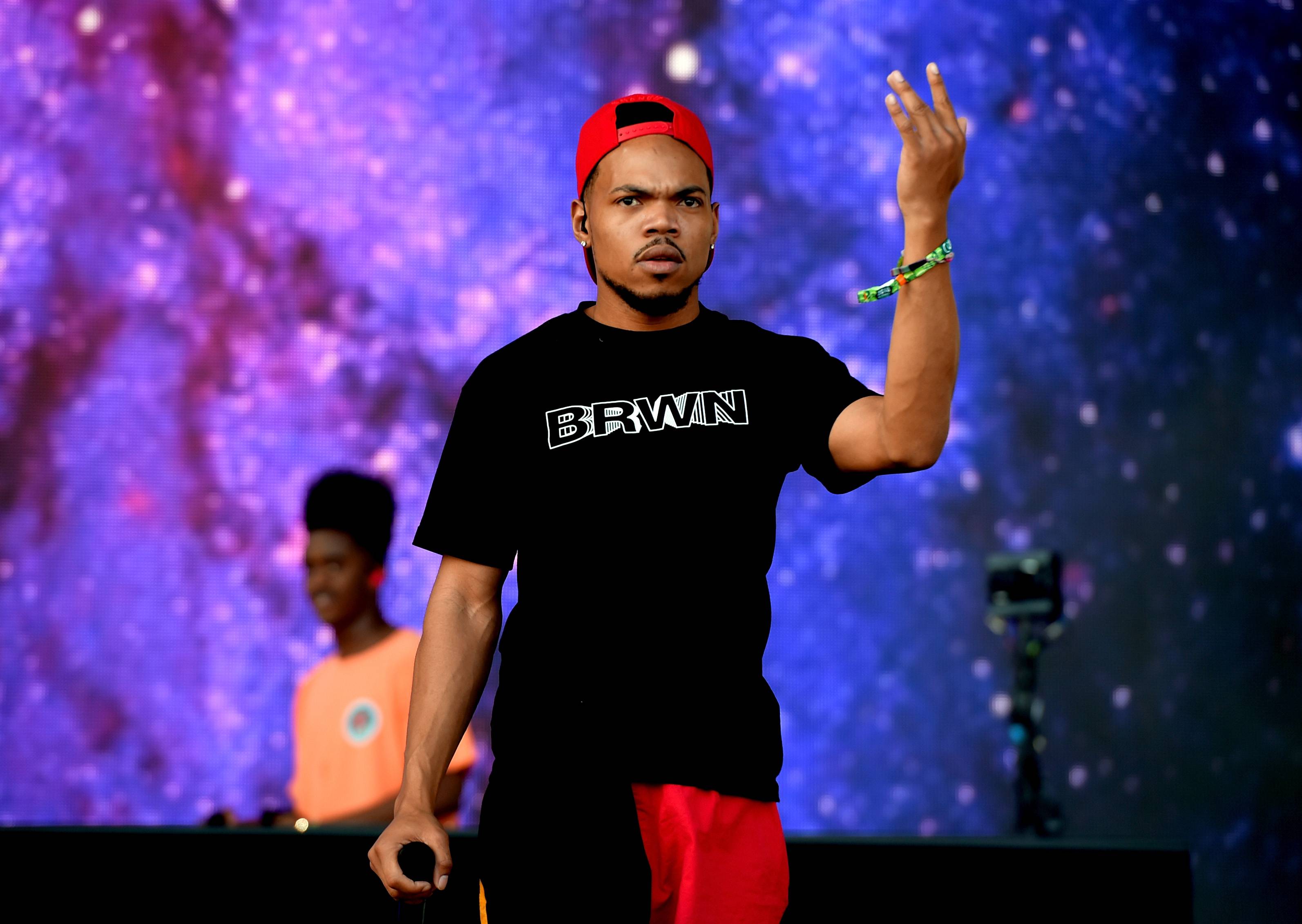 Chance The Rapper Flips A Middle Finger To Chicago Media With This Bold ...