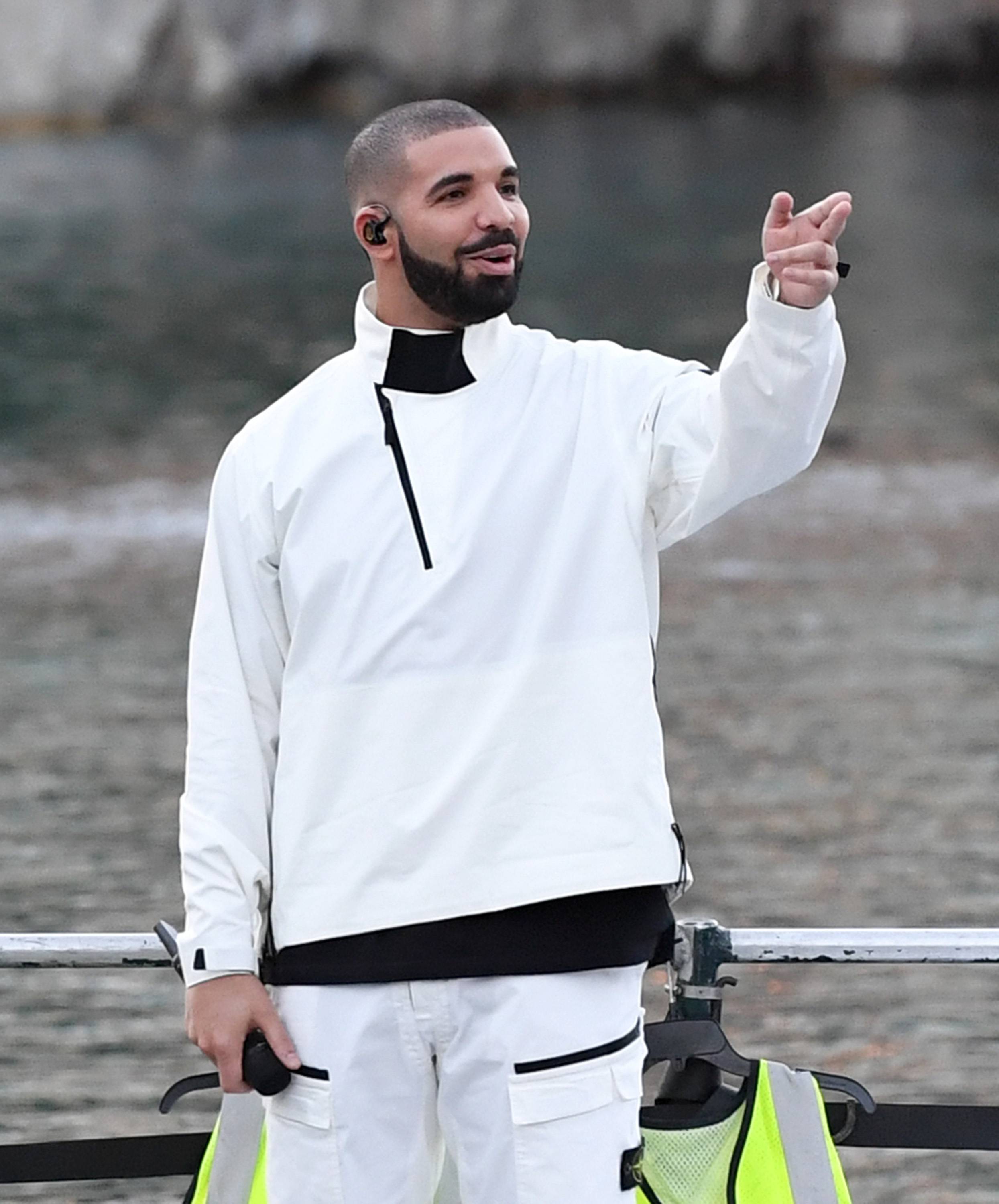 Shiggy Pulled Up On Drake For His $250K, And You Will Cry Laughing At ...