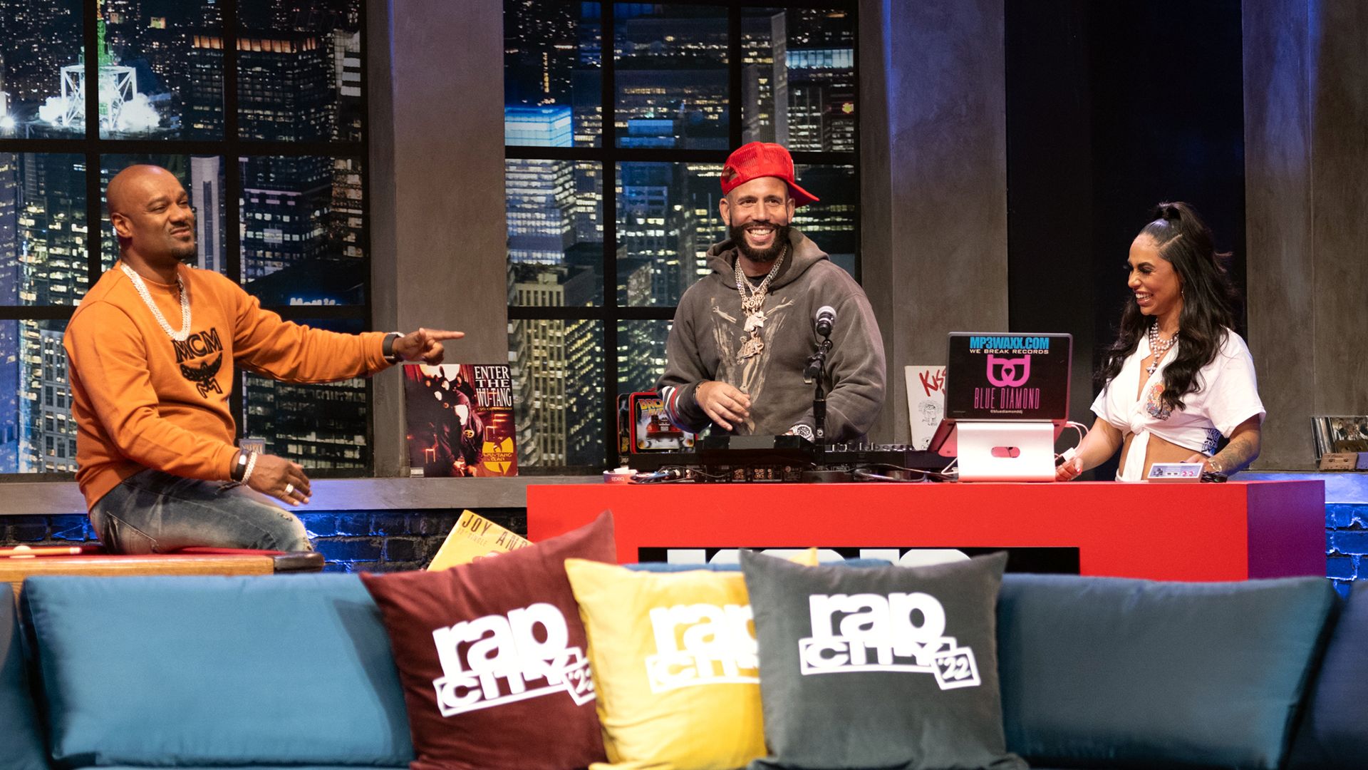 Big Tigger with DJ - Image 14 from Rap City 2022 Photo Highlights | BET ...