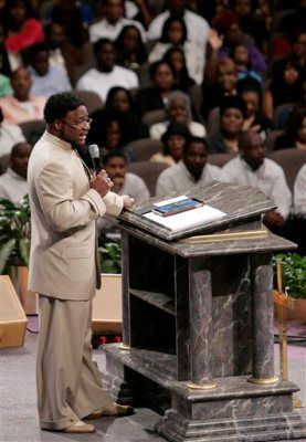 Speaking to His Church - Image 9 from Recap: Bishop Long Scandal | BET