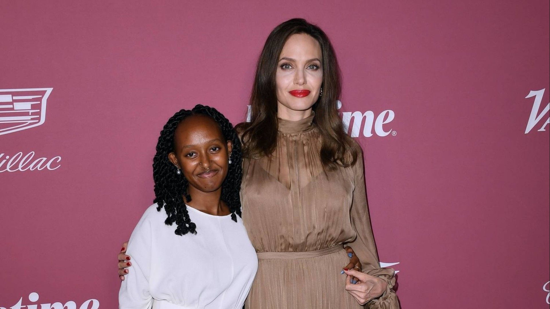 Angelina Jolie Moves Daughter Into Spelman, Seen With College President ...