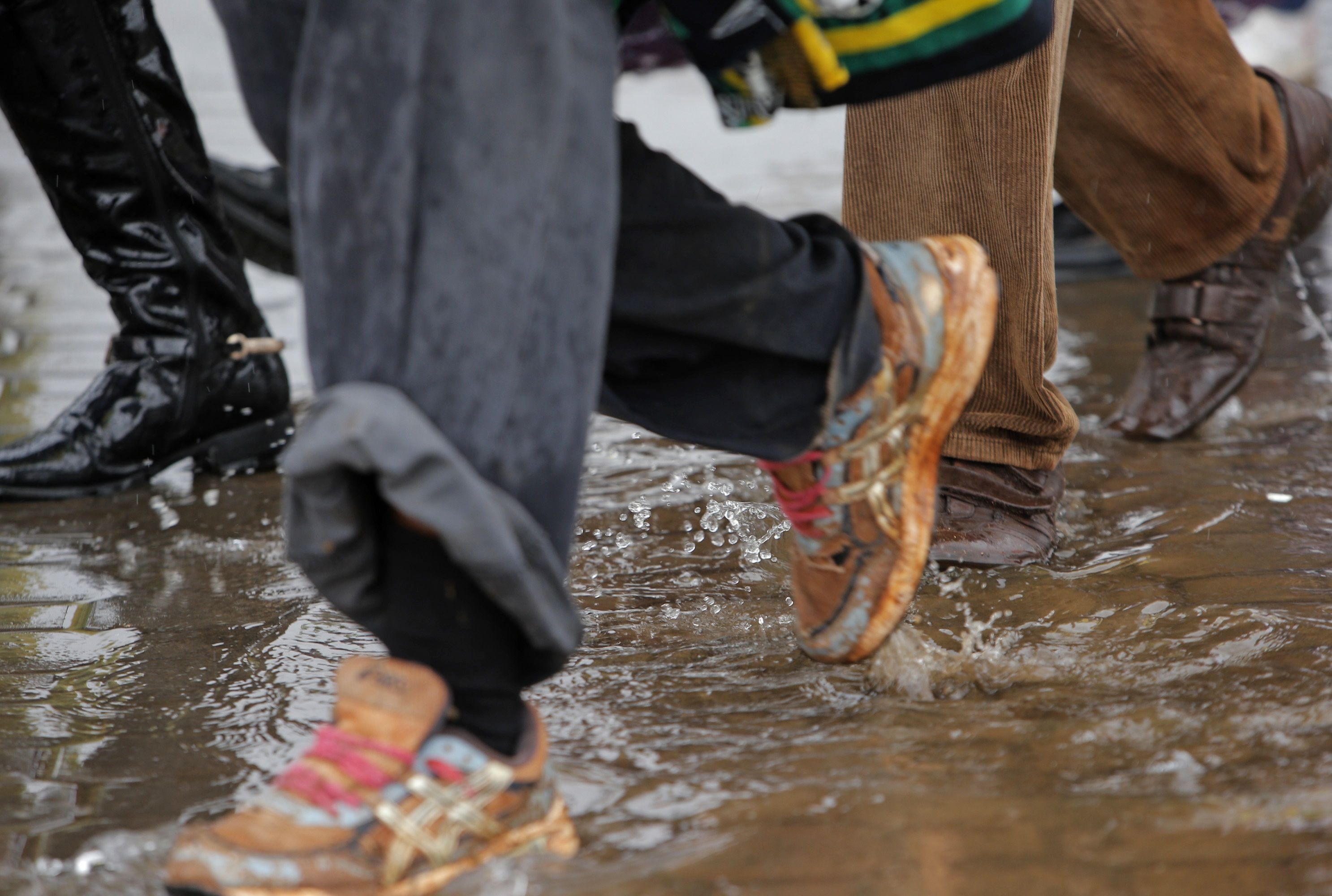 Dodging Raindrops - People - Image 16 from Nelson Mandela's Memorial ...