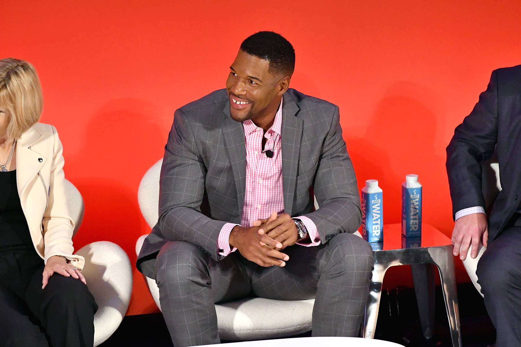 Town Hall - NFL - Image 8 from Out and About: This Photo of FLOTUS and ...