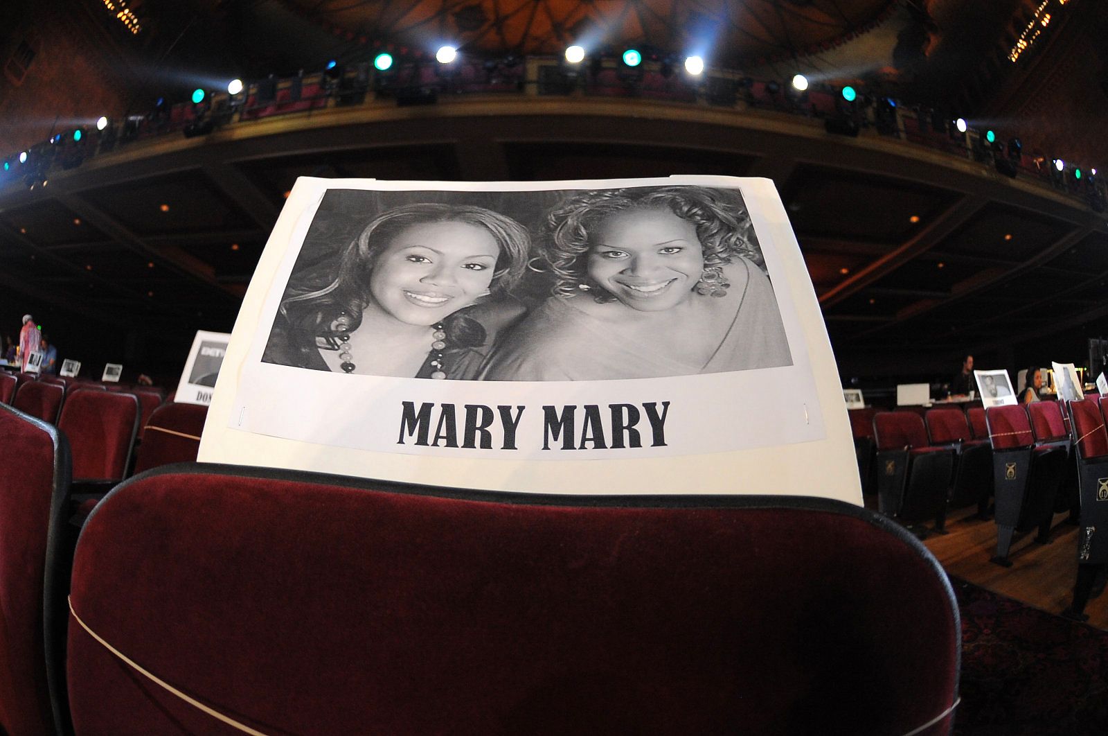 Mary Mary: Aisle C, - Image 27 from 2011 BET Awards Seat Check | BET