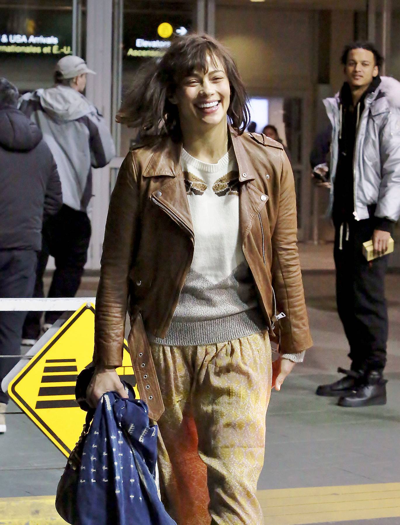 Paula Patton - Paula - Image 41 from Out and About: Rihanna Keeps Her ...