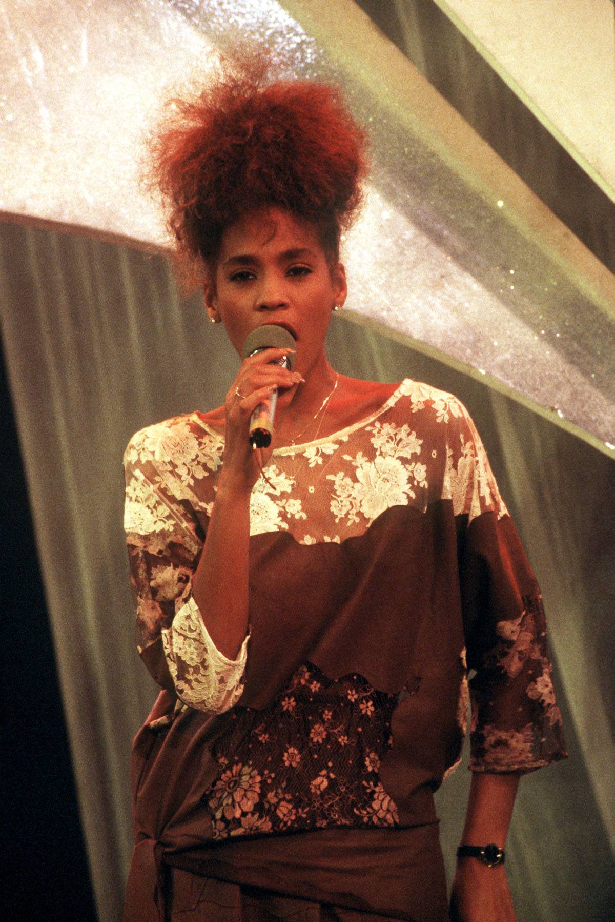 Whitney's Chart-Topping Debut - - Image 3 from Whitney Houston | BET