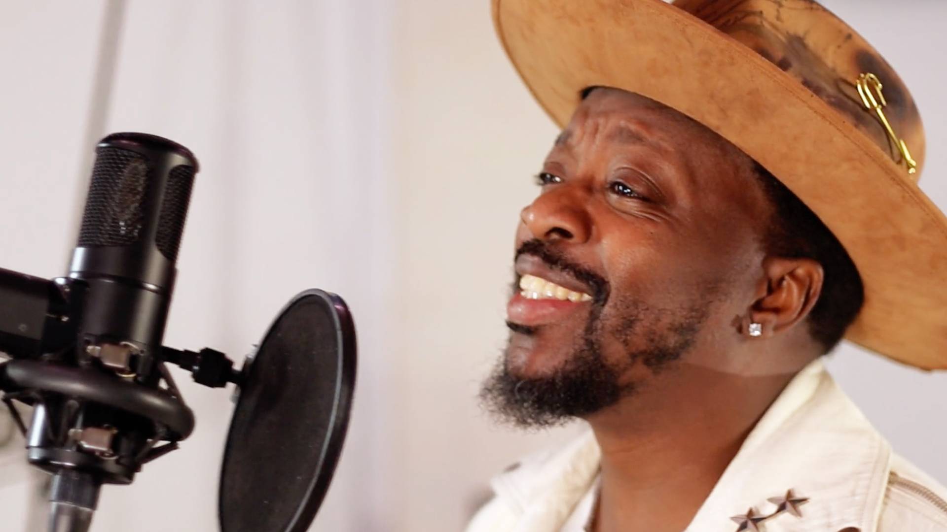 Anthony Hamilton - "Lean on Me" - (Video Clip) | BET HipHop Awards