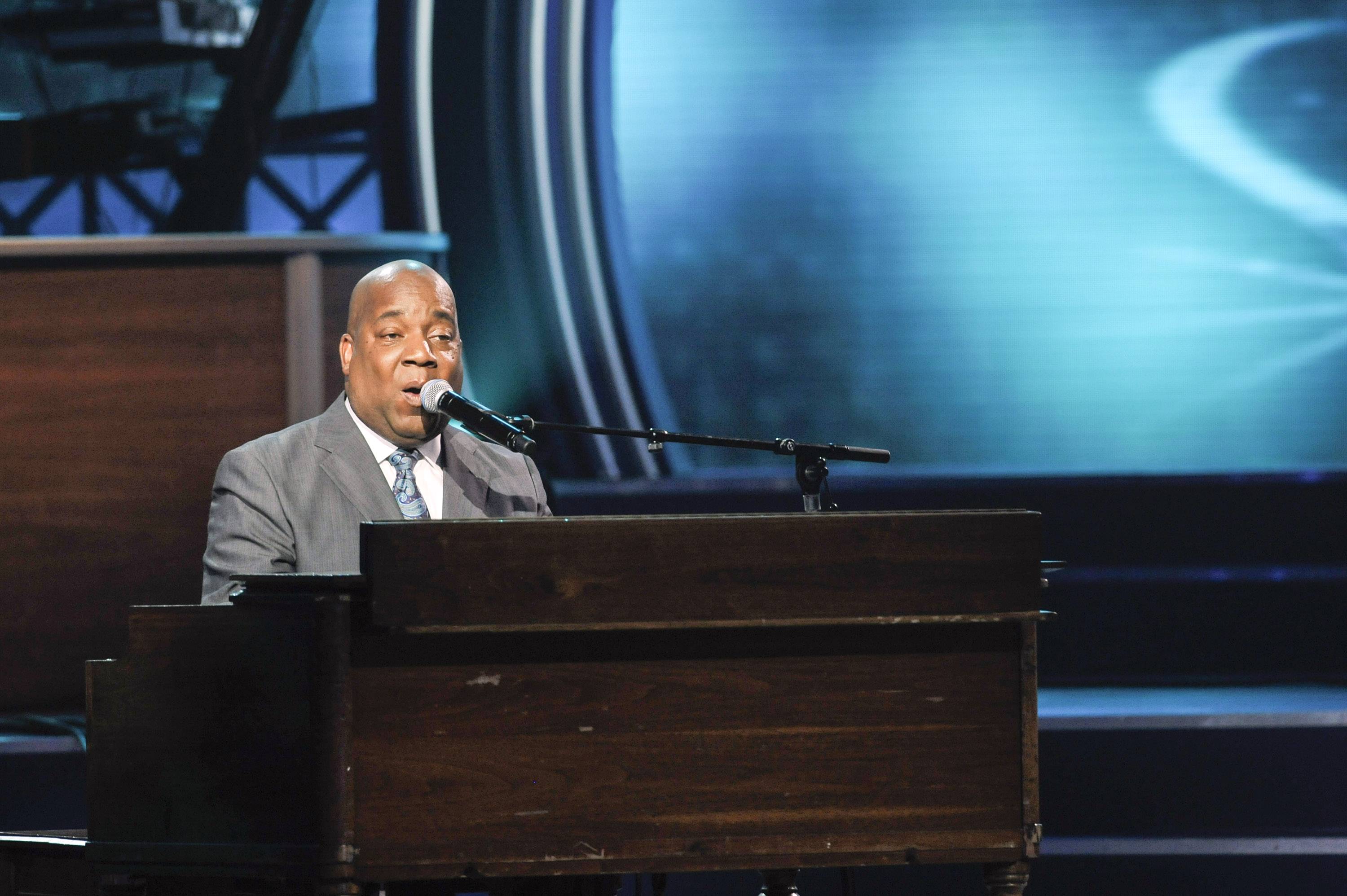 Pray for Me - - Image 4 from Best Bobby Jones Gospel Moments: Season 35 ...