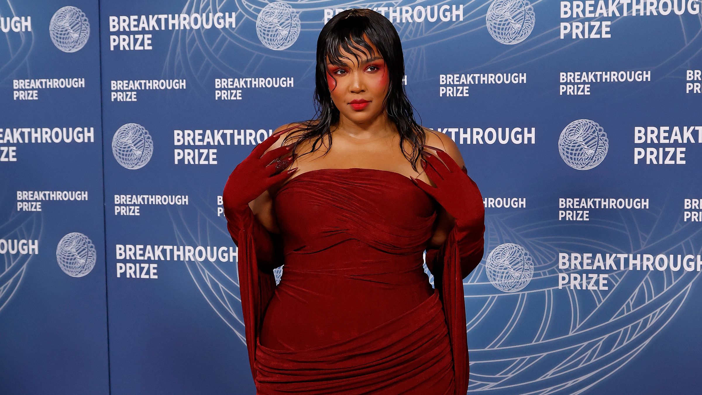 BET Current: Lizzo Opens Up About 'Protecting My Peace' Amid Public ...