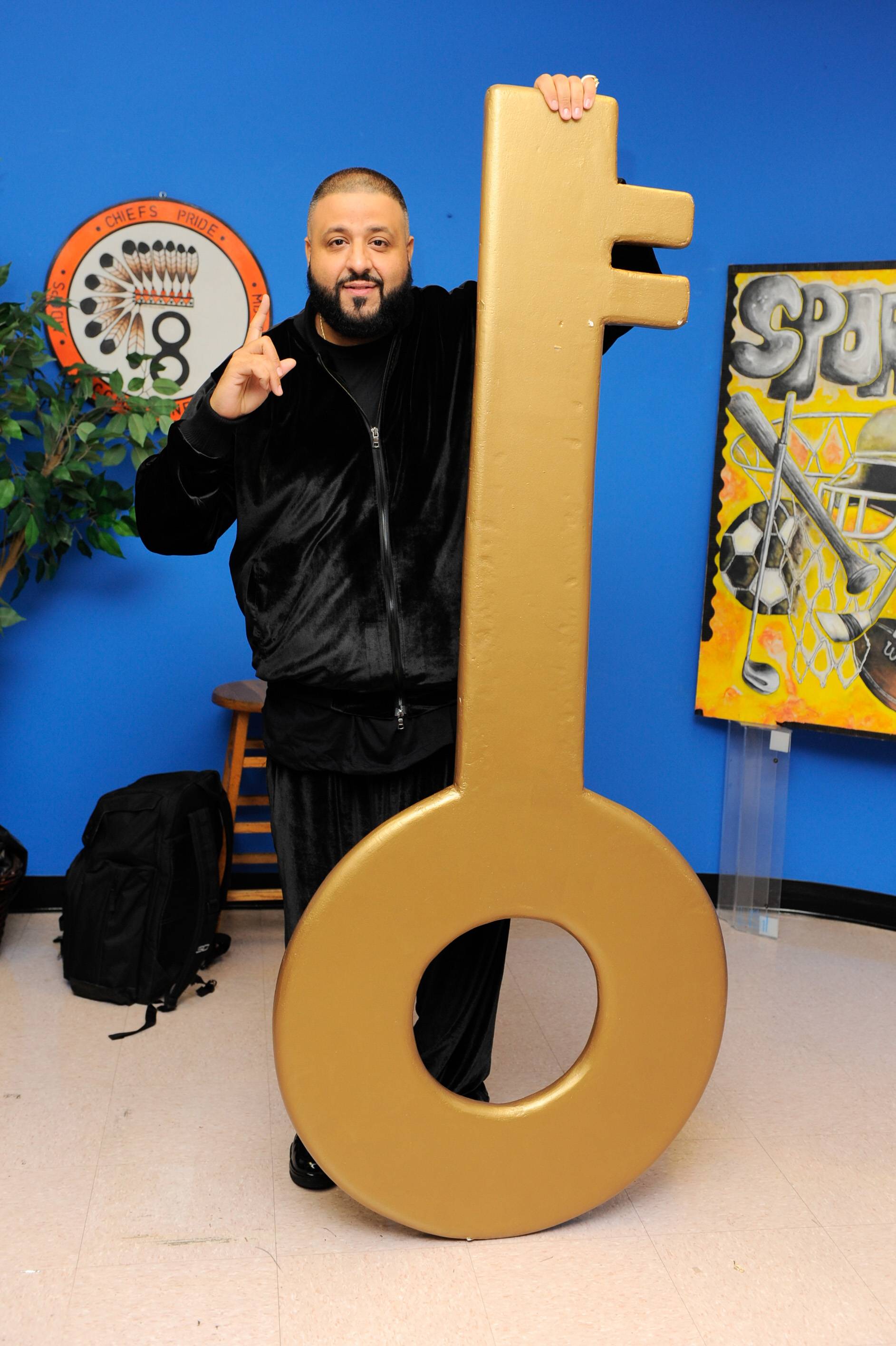Khaled Presenting Keys - - Image 1 from 10 Reasons Why DJ Khaled Should ...
