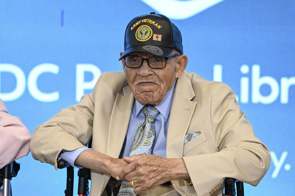 Amara La Negra Gets Emotional While Hosting A ‘Royal’ Baby Shower For ...