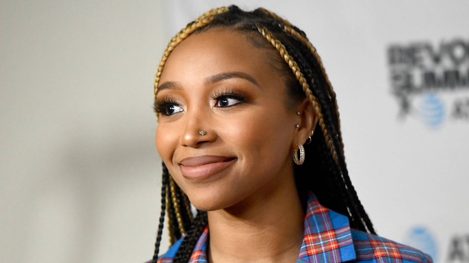 Zonnique Pullins Gives Birth To A Baby Girl - (Video Clip) | BET AWARDS