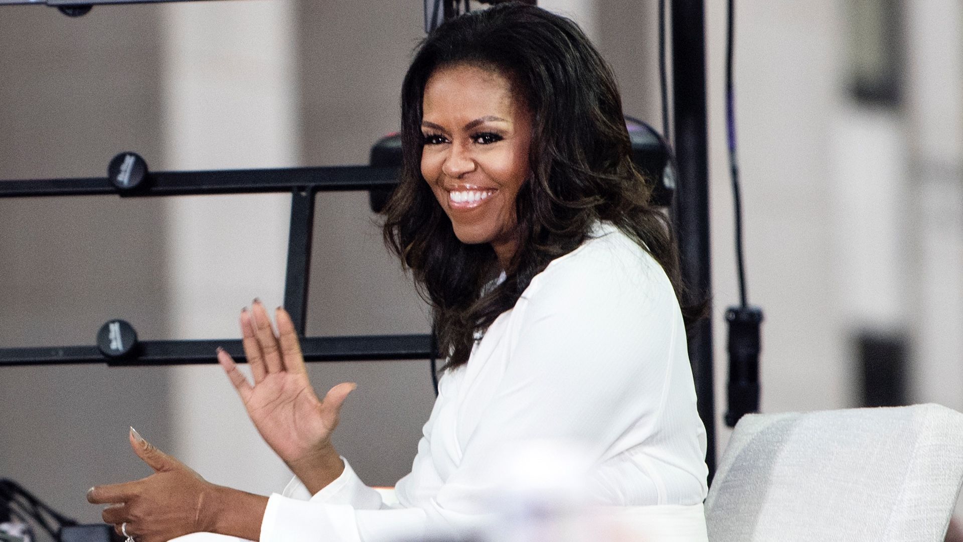 Michelle Obama Turns Up At Jill Scott vs. Erykah Badu IG Live - (Video ...