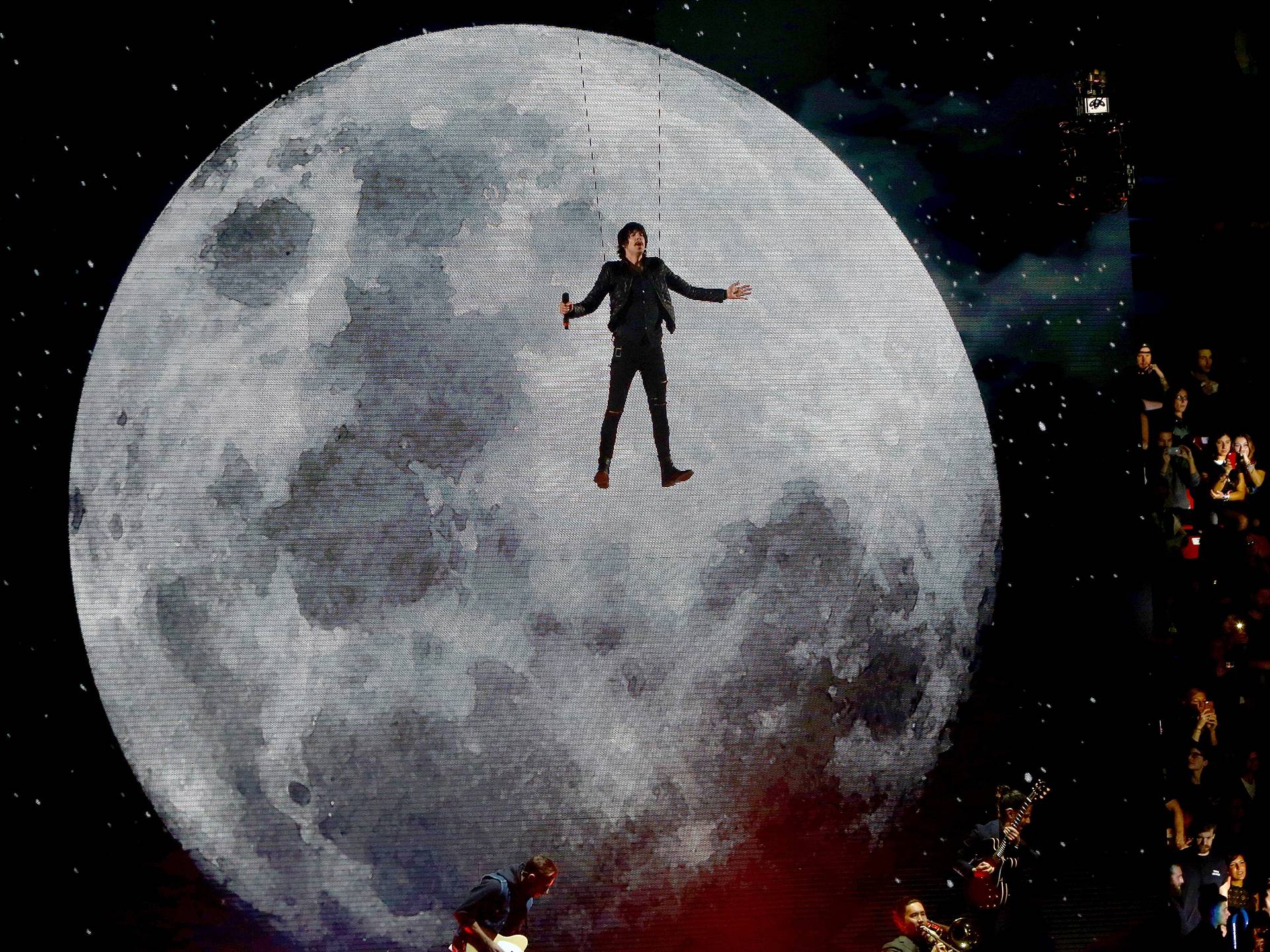 Eric Nally - Image 4 from Quão incríveis foram as apresentações do EMA ...