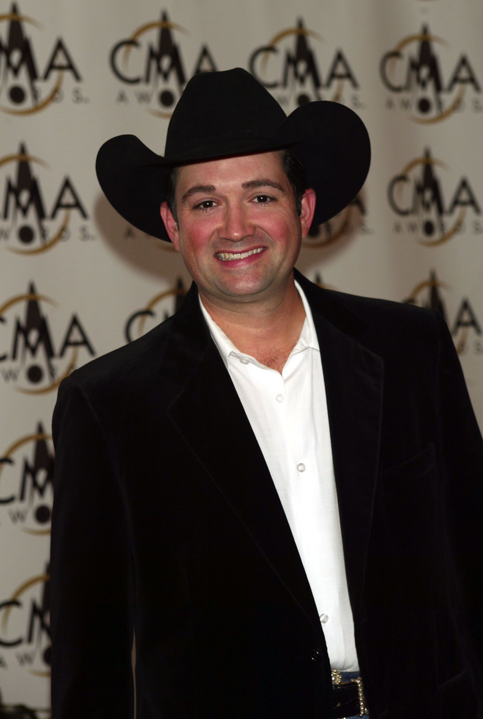 Tracy Byrd Tips His Hat to These '90s Country Classics | News | CMT