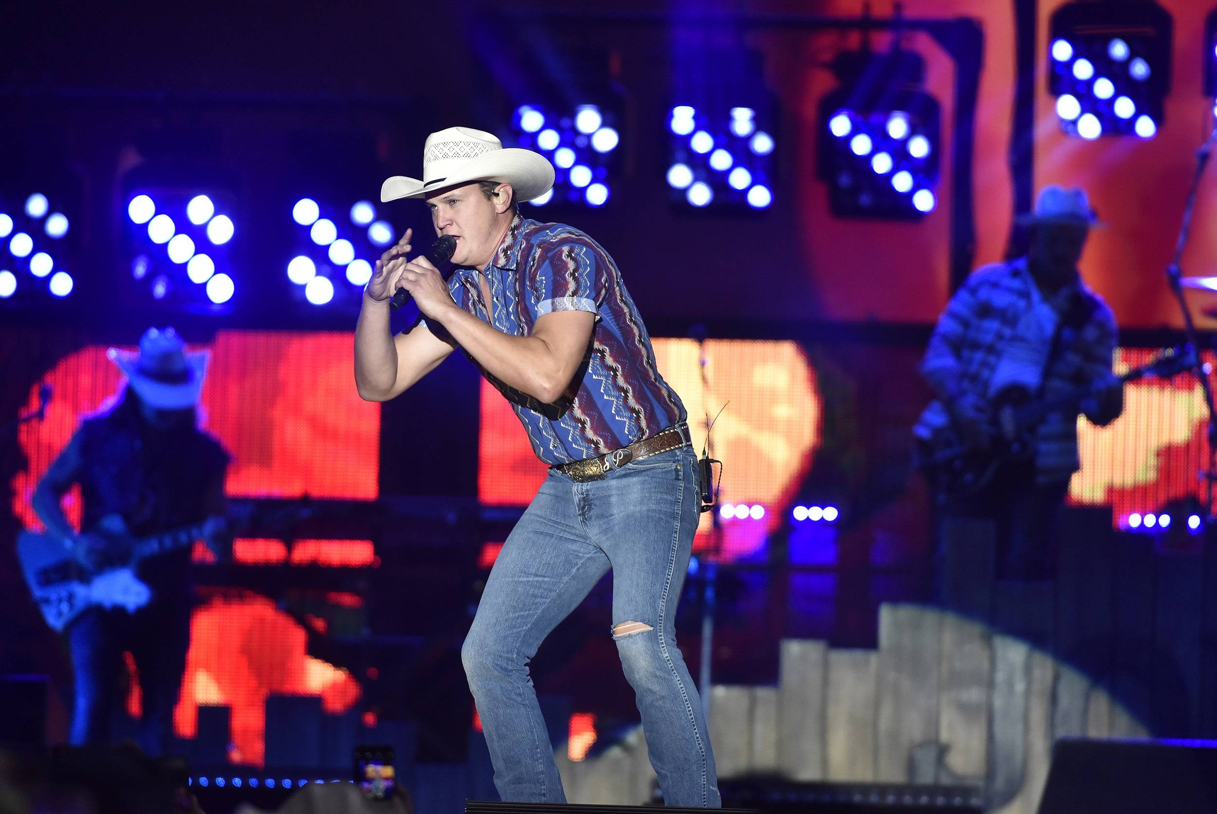 Jon Pardi Surprises Fans with Rancho Fiesta Sessions | News | CMT