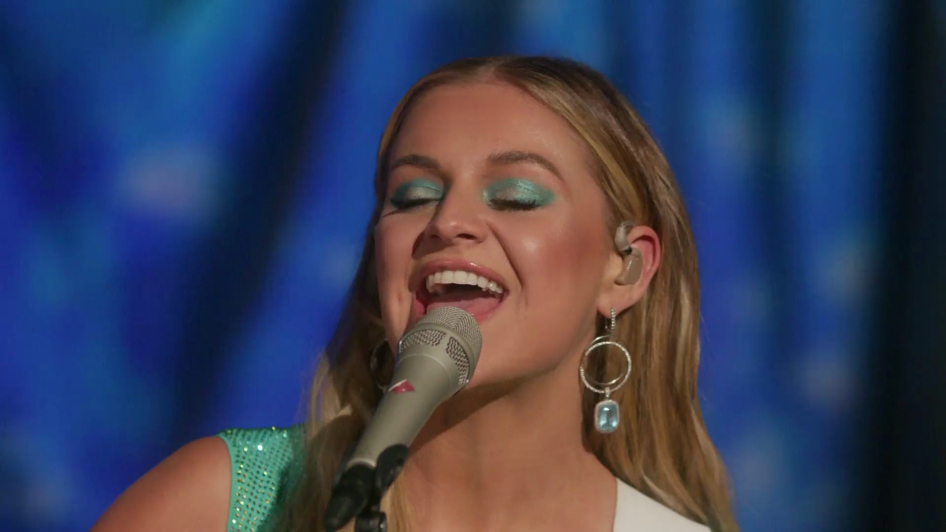 Kelsea Ballerini - "Heartfirst" - (Video Clip) | CMT Awards