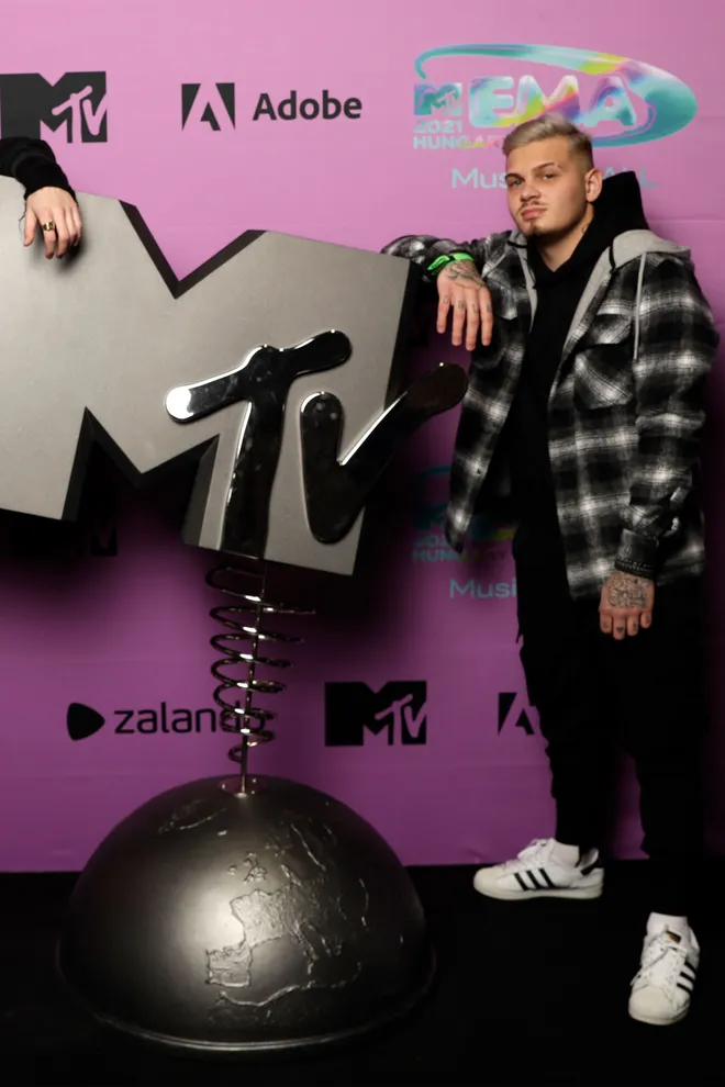 Desh - Image 7 from Hosts, Performers and Presenters - MTV EMA 2021 ...