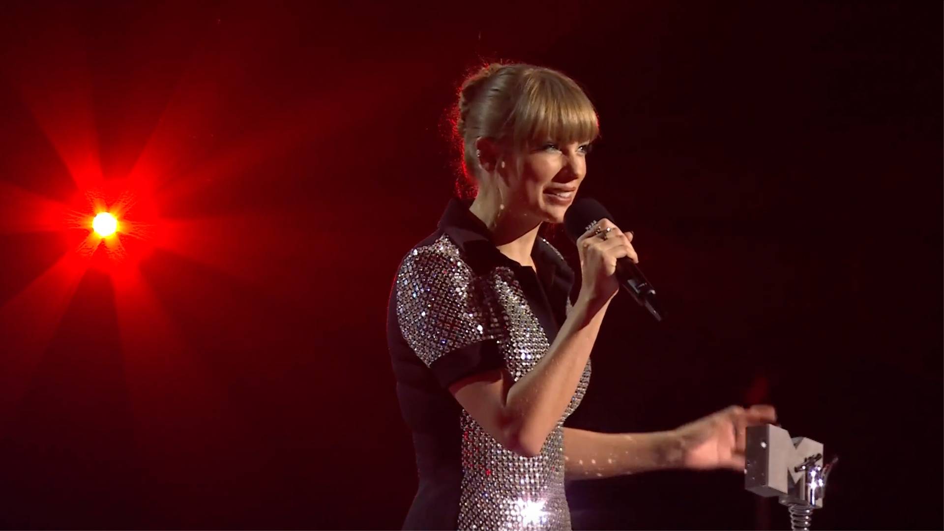 Taylor Swift Red Wallpaper 2022 Taylor Swift Red Wallpaper 2022