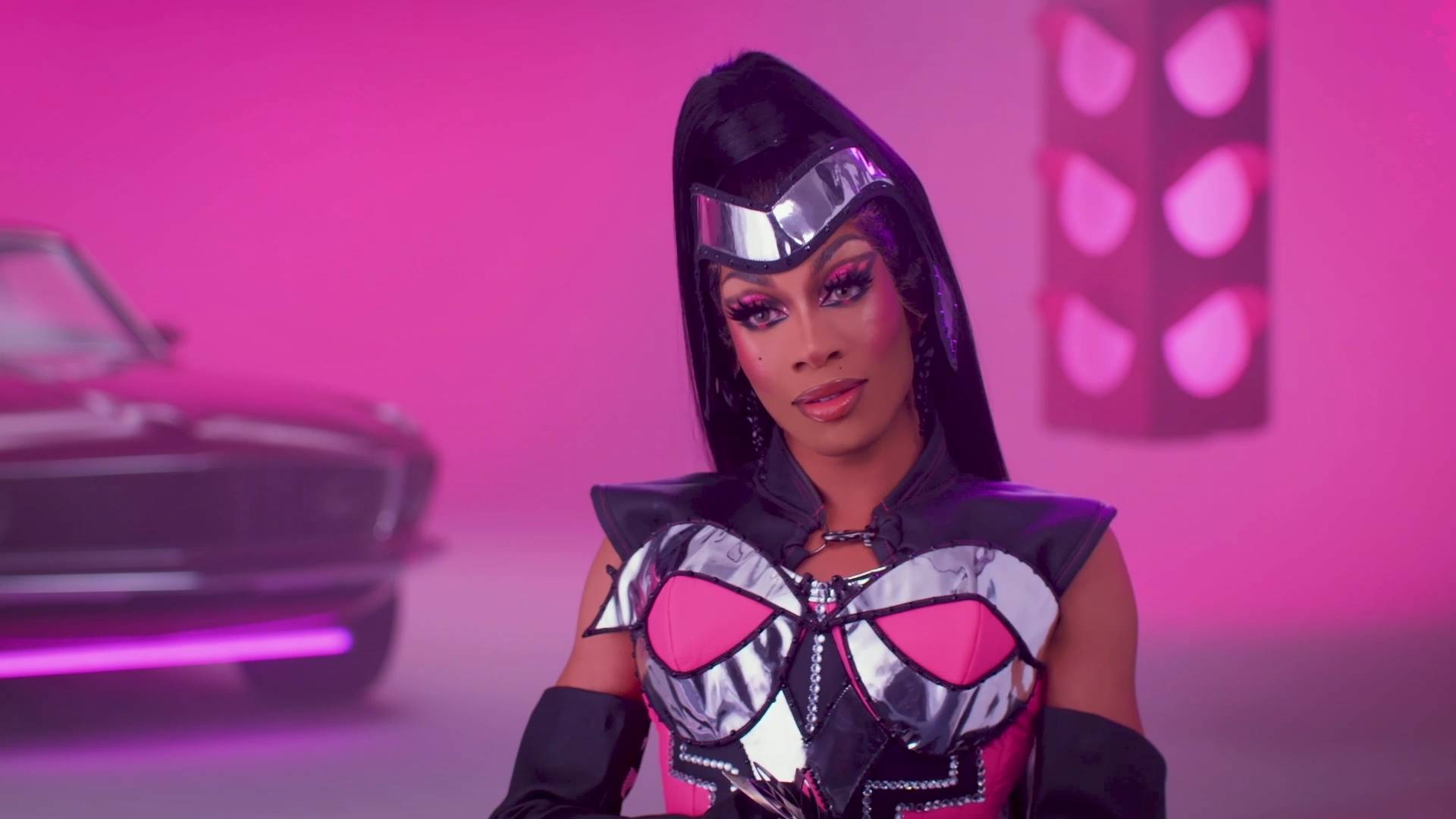 Meet the Queens - Robin Fierce - RuPaul's Drag Race (Video Clip) | VMA Meet the Queens - Robin Fierce - RuPaul's Drag Race (Video Clip) | VMA